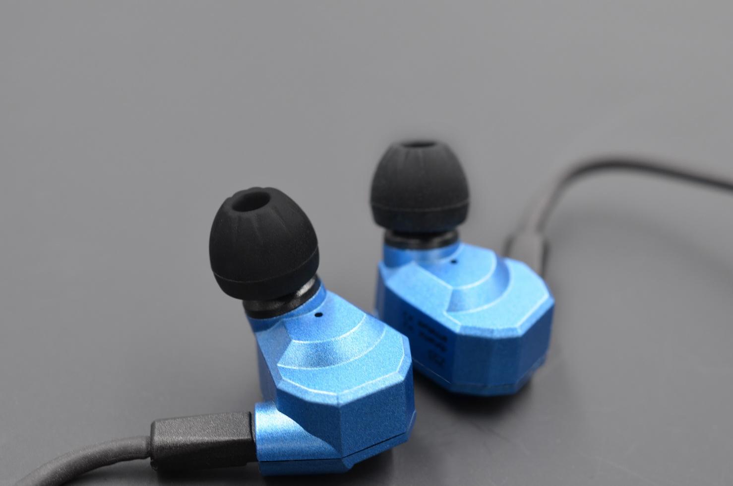 1แถม1 KZ ZS5 หูฟัง Hybrid 4 ไดร์เวอร์ 2DD2BA สเปคโหด ถอดสายได้ (สีฟ้า ...