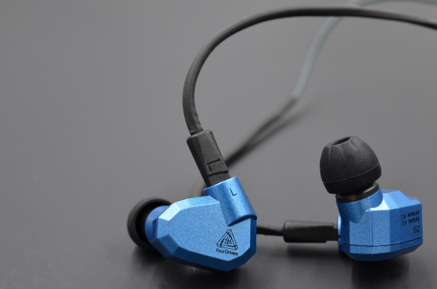 1แถม1 KZ ZS5 หูฟัง Hybrid 4 ไดร์เวอร์ 2DD2BA สเปคโหด ถอดสายได้ (สีฟ้า ...