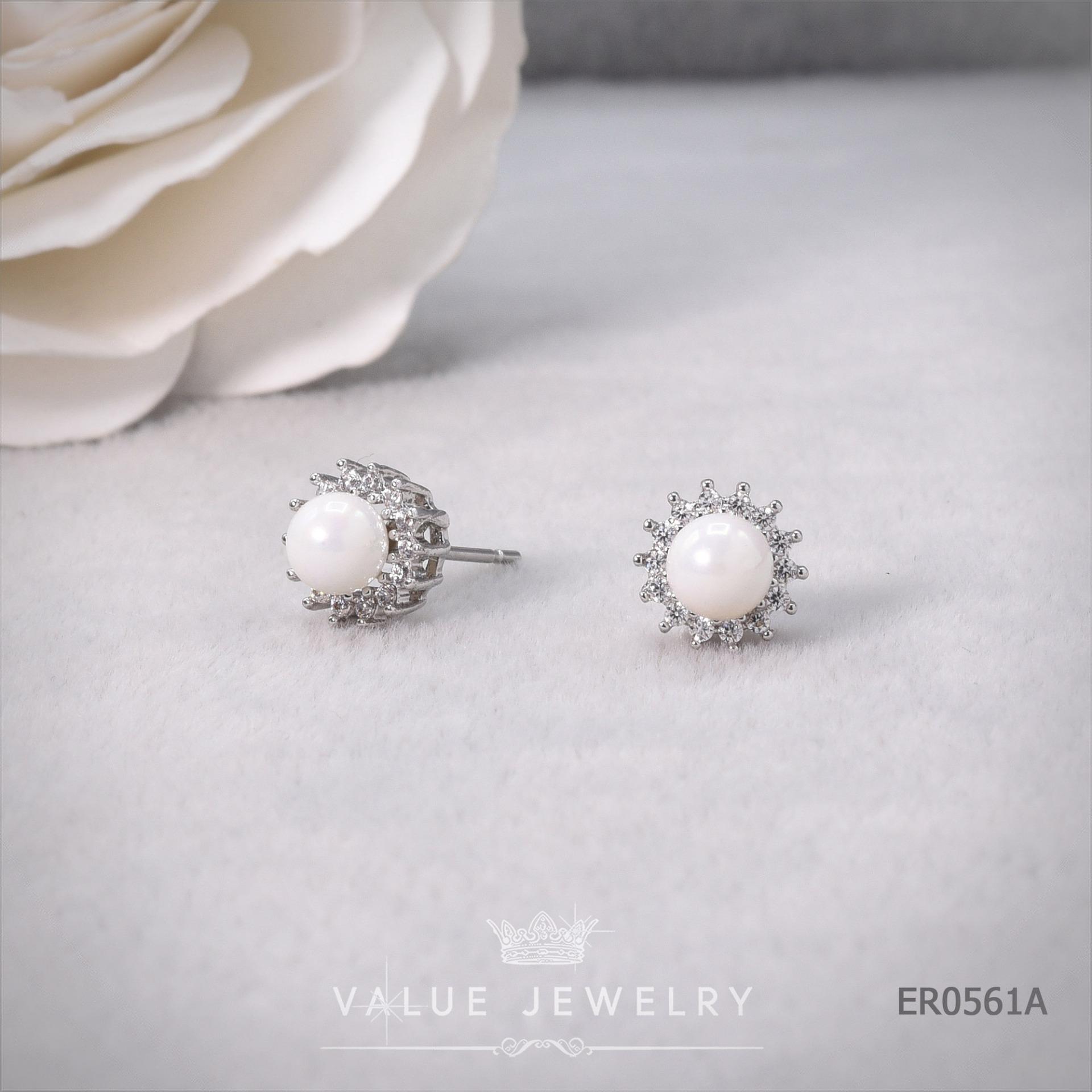 ต่างหู แบบแป้น ไข่มุกล้อมเพชร ประดับคริสตัลแท้ ขนาดเล็ก เหมาะใส่ติดหู ตุ้มหู เครื่องประดับ ...