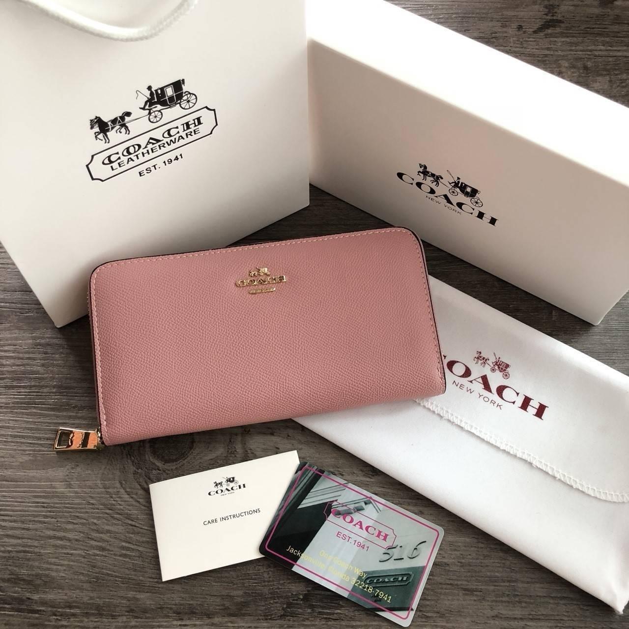 COACH Women Accordion Zip Wallet in Embossed Textured Leather กระเป๋า ...