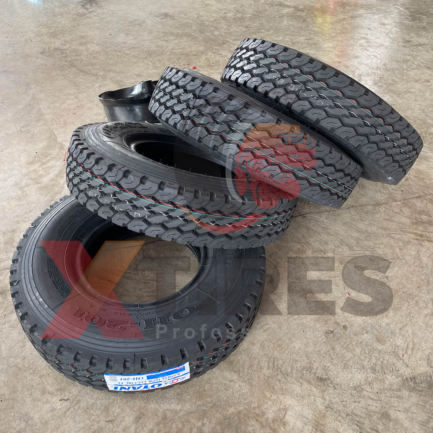 ยางรถบรรทุกเรเดียล 9.5R17.5 18PR รุ่น CPD81 ยี่ห้อ COMPASAL - X-Tires - ThaiPick