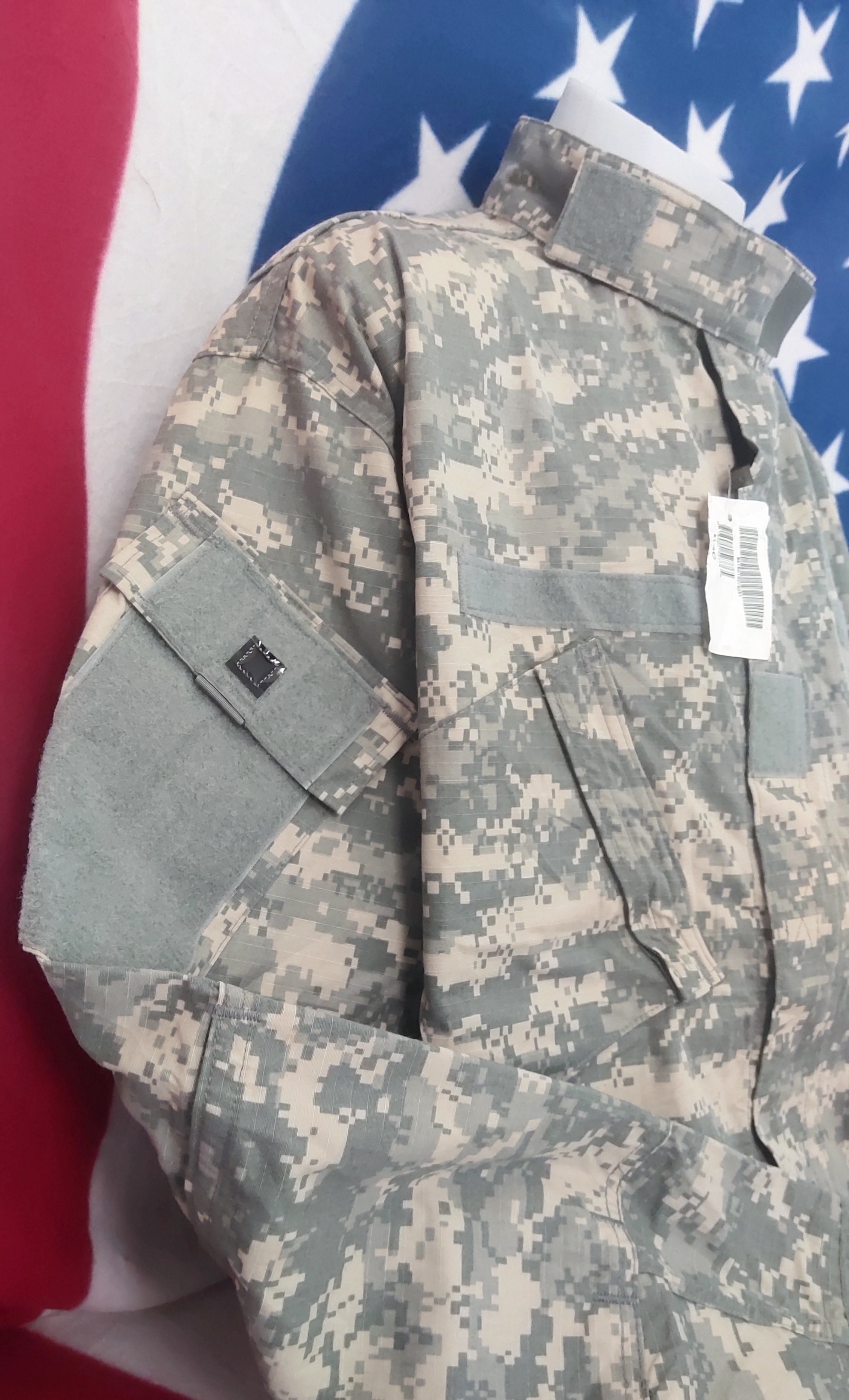 เสื้อทหารสหรัฐใหม่(กริ๊ป) COAT-ACU Size: XX-LARGE REGULAR ไหล่23.5"/อก ...