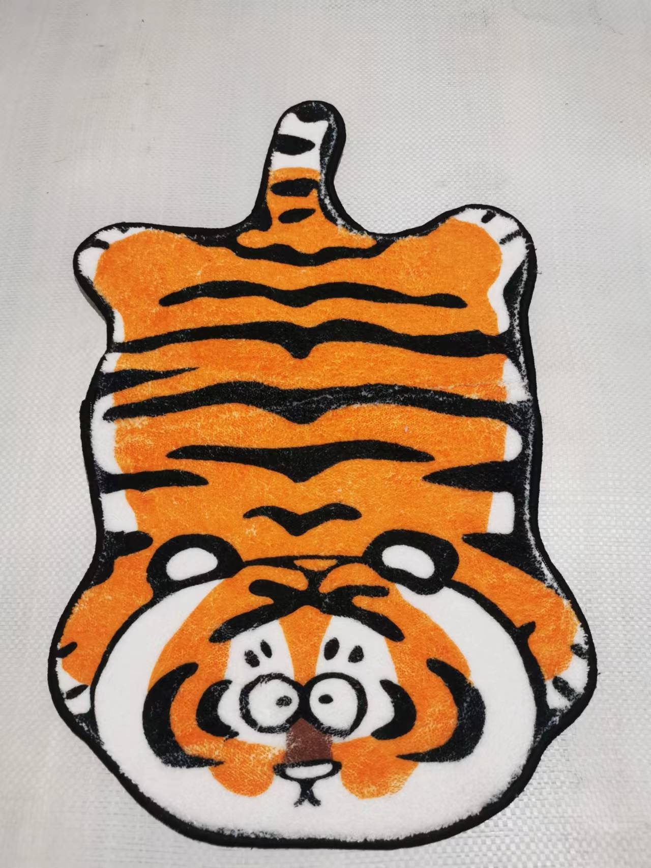 Homie Home พรมเสือ เสืออ้วน มี 4 แบบ น้องน่ารักมาก พร้อมแผ่นกันลื่น | Lazada.co.th