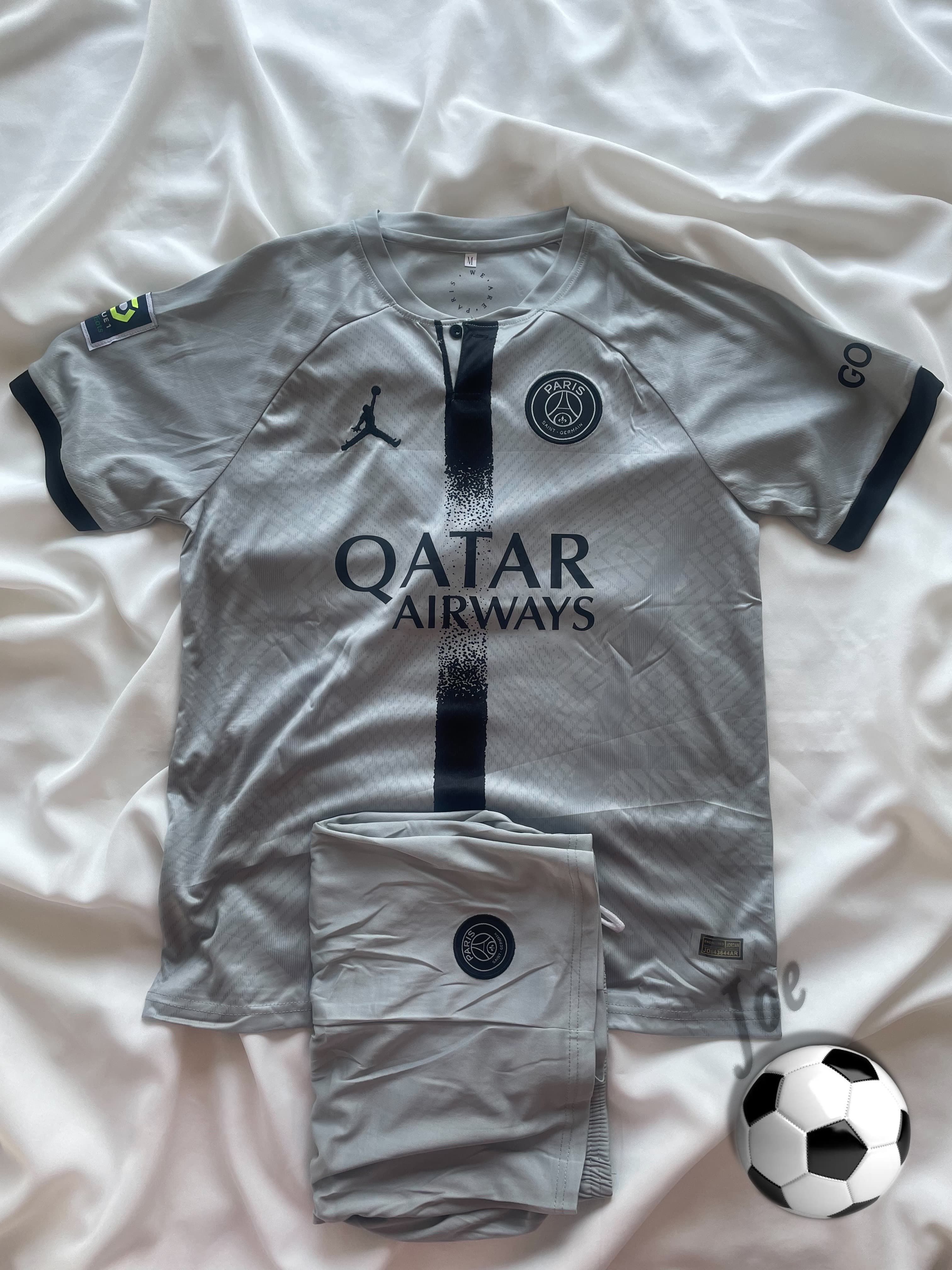 ชุดบอล PSG (Grey) เสื้อบอลและกางเกงบอลผู้ชาย ปี 2022-2023 ใหม่ล่าสุด ...