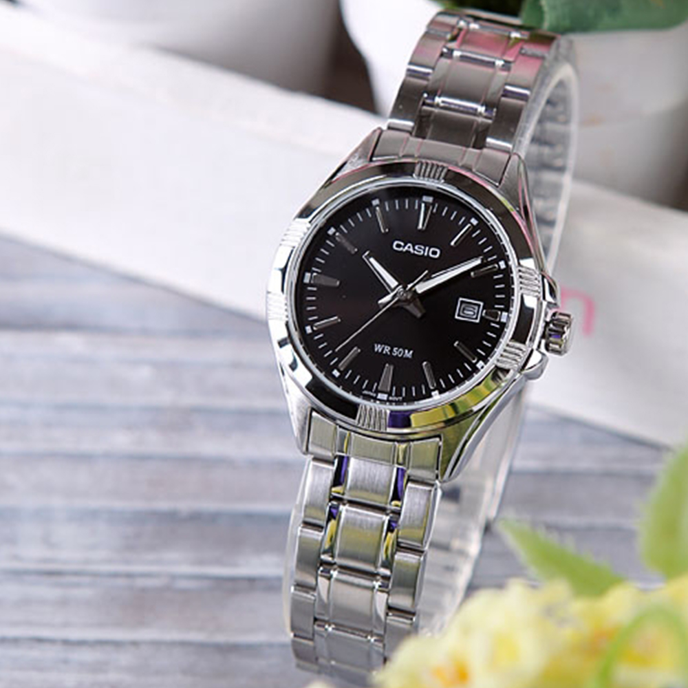 Casio Standard นาฬิกาข้อมือสุภาพสตรี สายสแตนเลส รุ่น LTP-1308D-1AVDF - สีดำ - CTWTime - ThaiPick