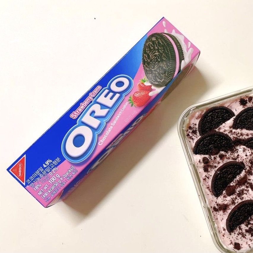 ขนมคุกกี้สอดไส้ครีมสตอเบอร์รี่ oreo strawberry cream 100g 오레오 딸기크림 ขนม ...