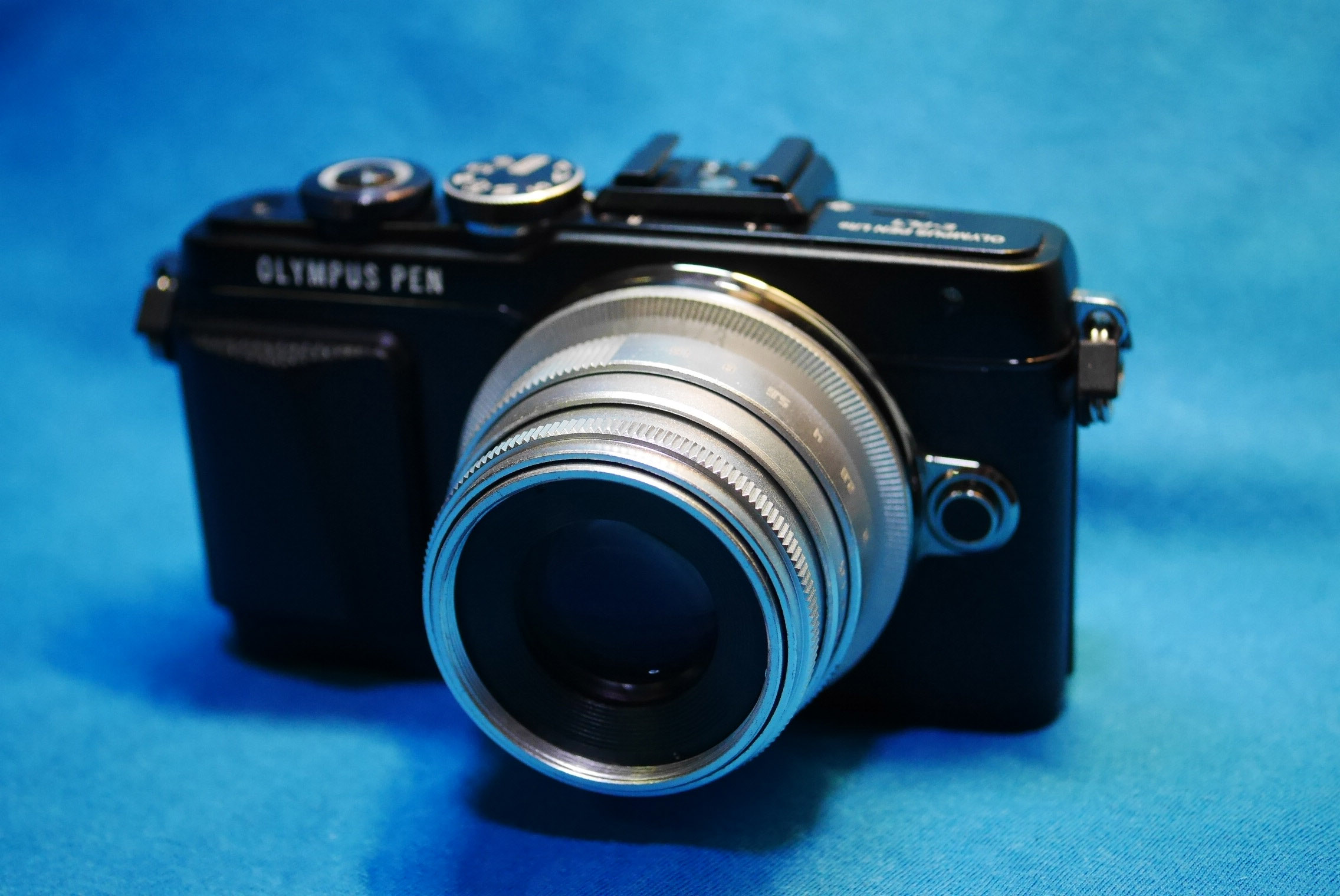 Olympus Pen E-PL7 Wi-Fi Mirrorless Digital Camera Black with Silver ...