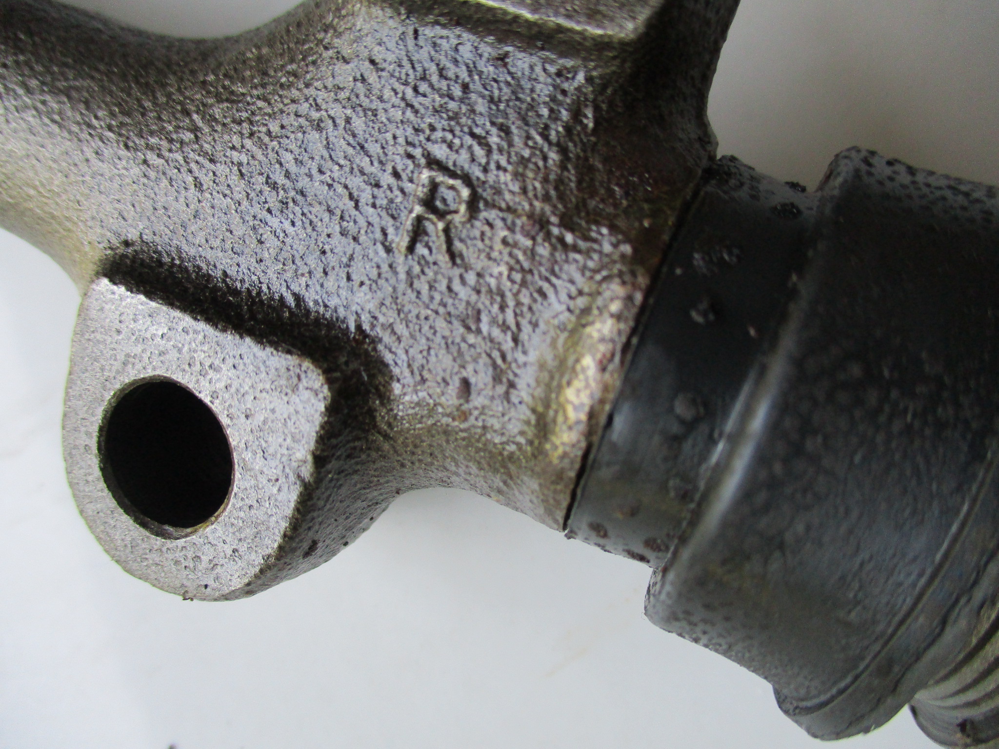 สลักปีกนกล่าง TOYOTA RN25 โตโยต้า อาเอ็น 25 กะบะ -RH -ข้างขวา ราคา1 ...