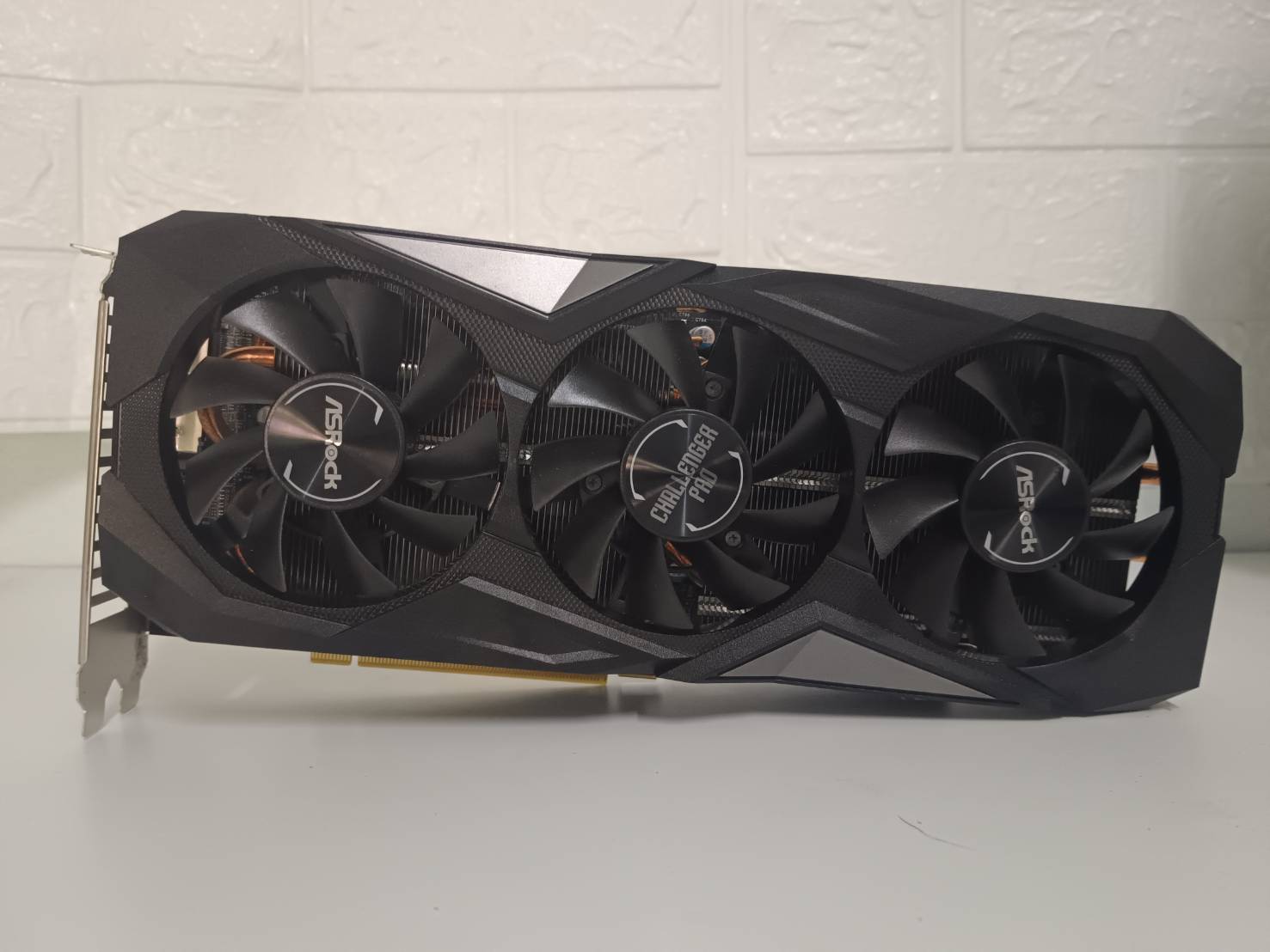 การ์ดจอ Asrock RX 5700 XT Challenger Pro 8G OC 8GB 3พัดลม เล่นเกมส์ลื่น ...