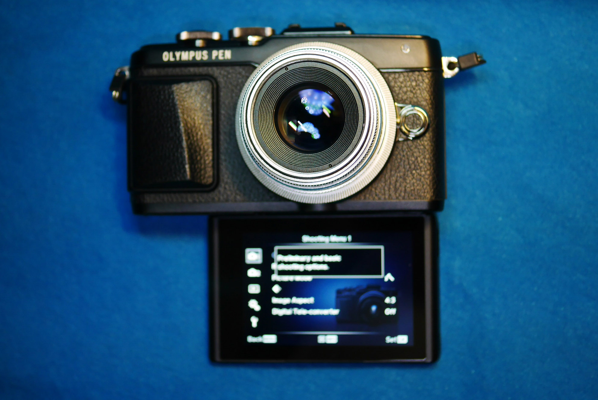 Olympus Pen E-PL7 Wi-Fi Mirrorless Digital Camera Black with Silver ...