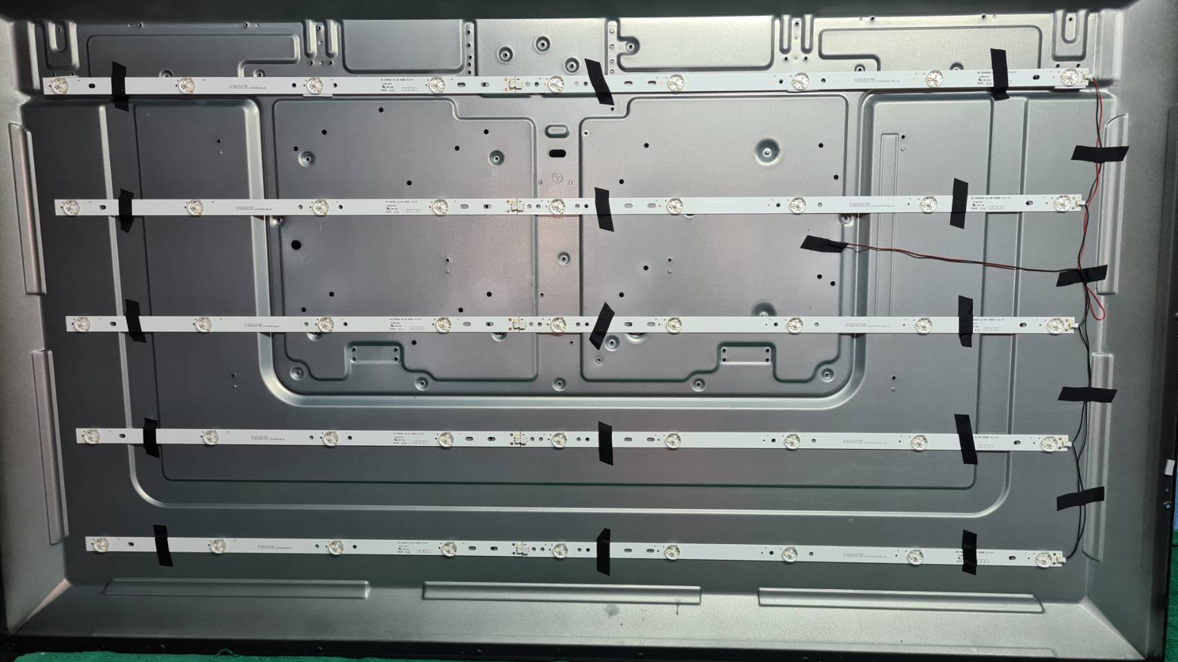 หลอดไฟ LED BACKLIGHT Family (แฟมิรี่) รุ่น LED55D-T2 อะไหล่แท้ของถอดมือ ...