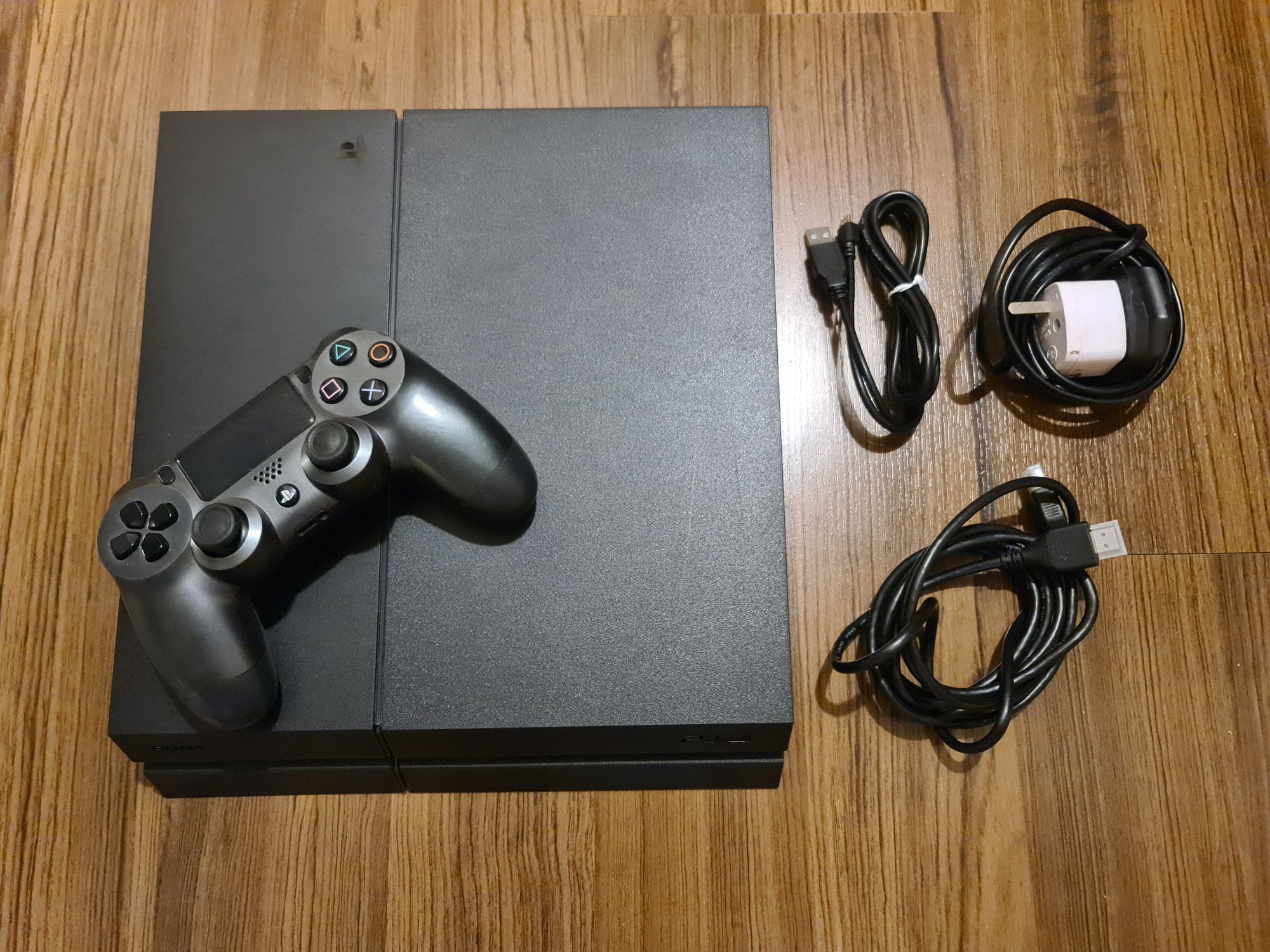 เครื่อง PlayStation 4 (PS4) 1206B 1TB งานกล่องอุปกรณ์ครบพร้อมเล่น ...