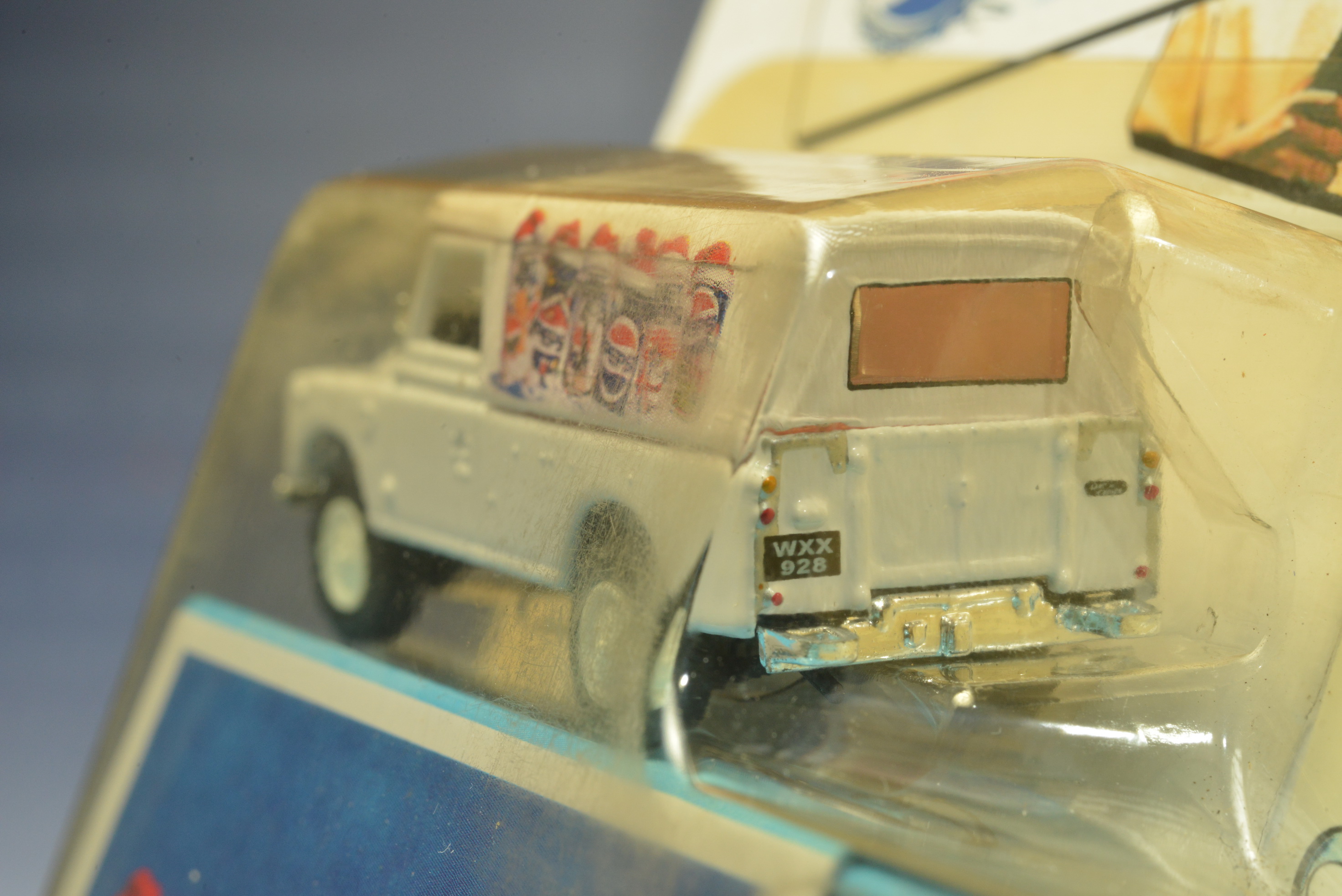 No.2042 โมเดลรถเหล็ก Cararama-Land Rover Series 3 (PEPSI) Limited Tin ...