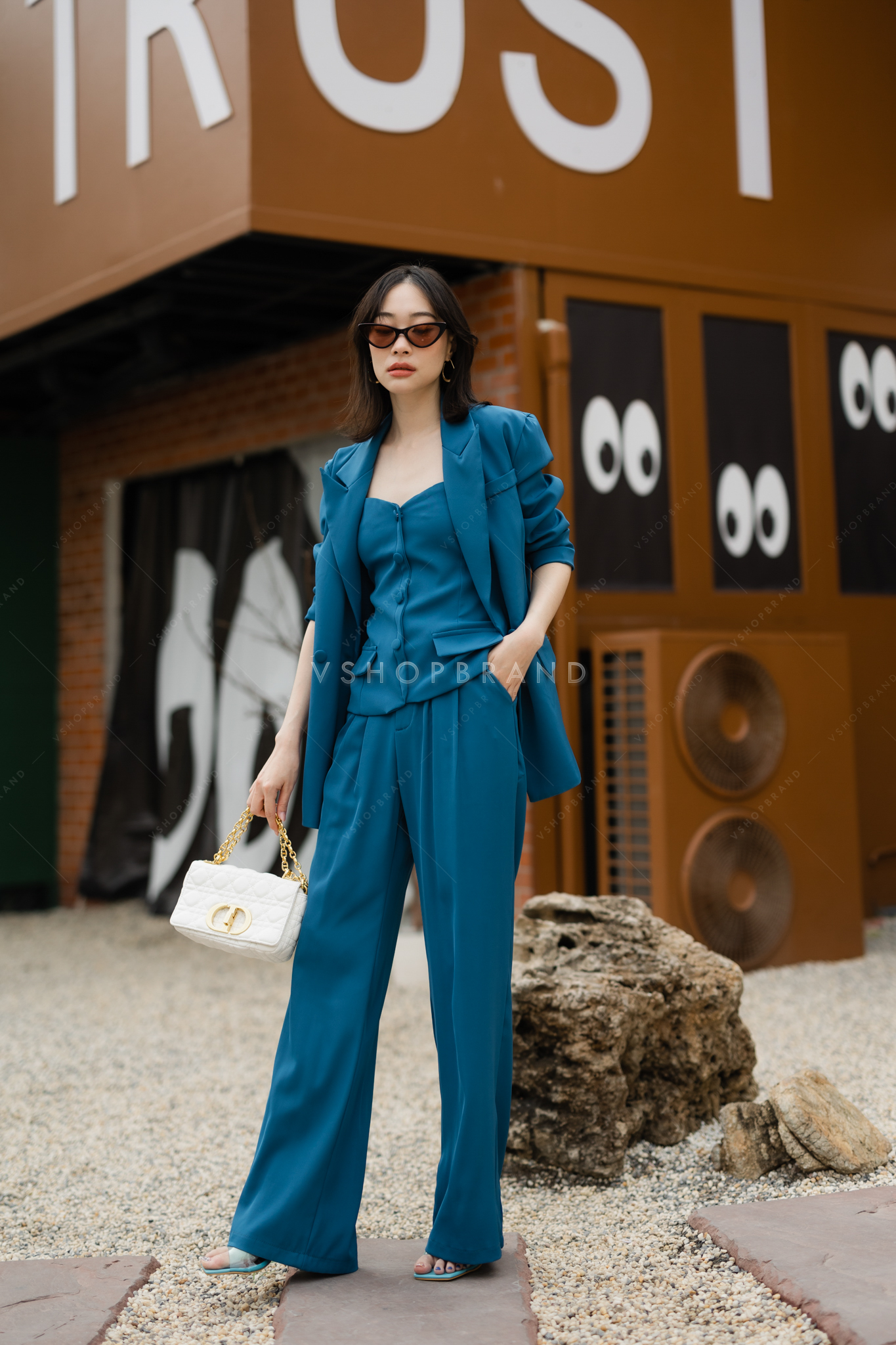 VShop Set balzer+Strapless เซตเบลเซอร์ทรง oversize ผ้าสูทเนื้อดีมากๆค่ะ ...