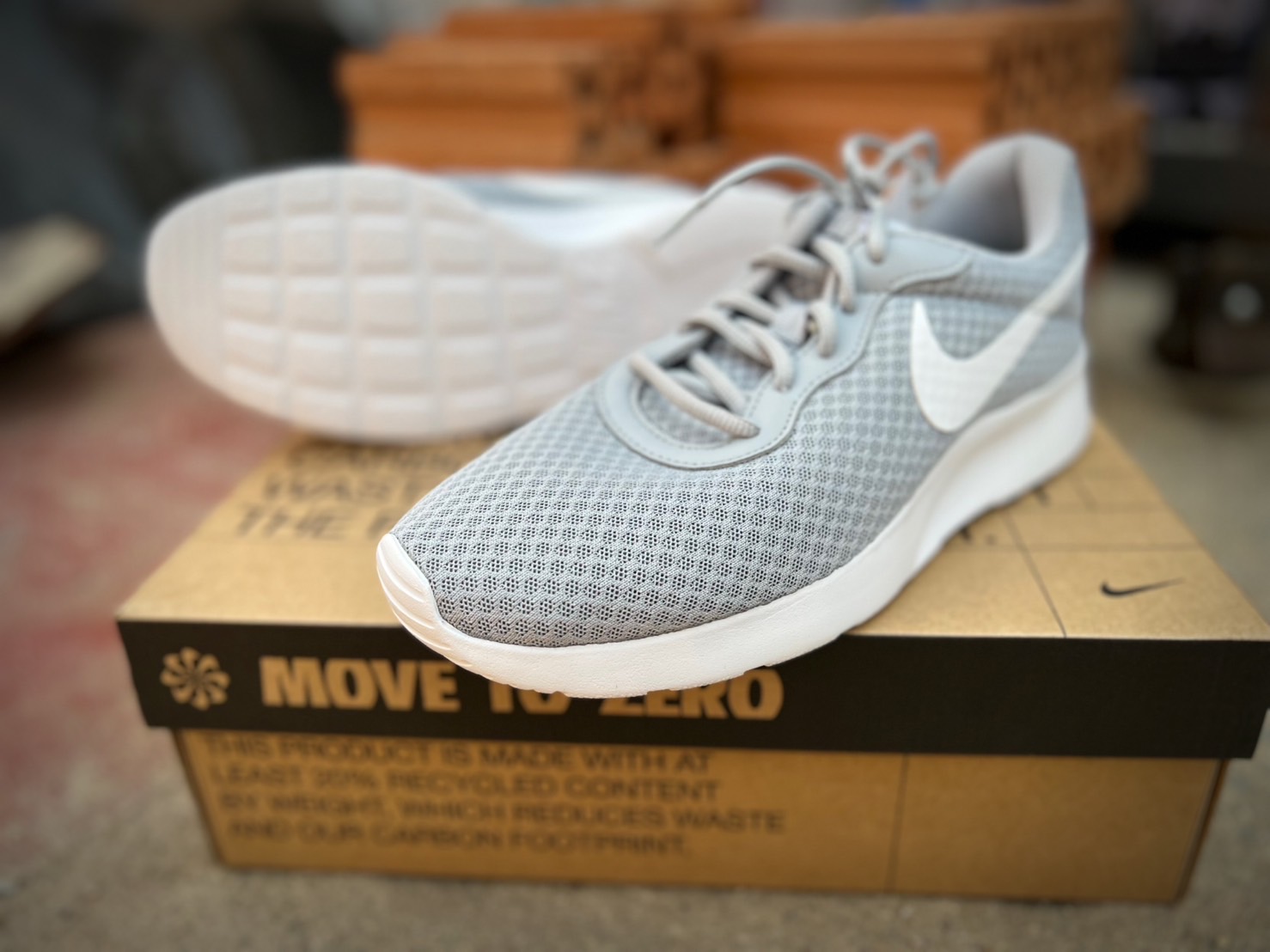 DJ6258-002 NIKE TANJUN รองเท้าลำลองชาย สีเทา - NikeCM - ThaiPick