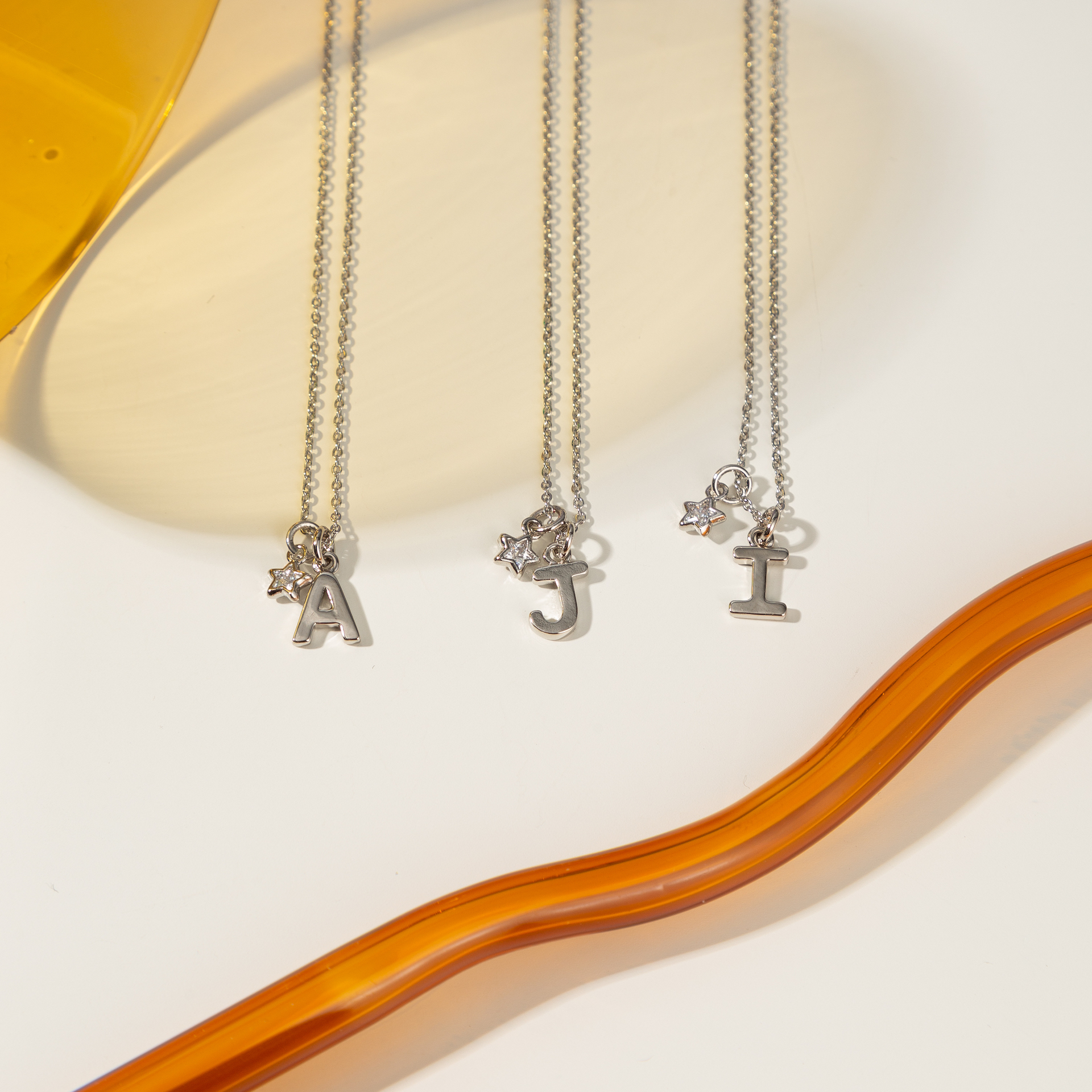 Petite alphabet necklace - Lapaire - ThaiPick
