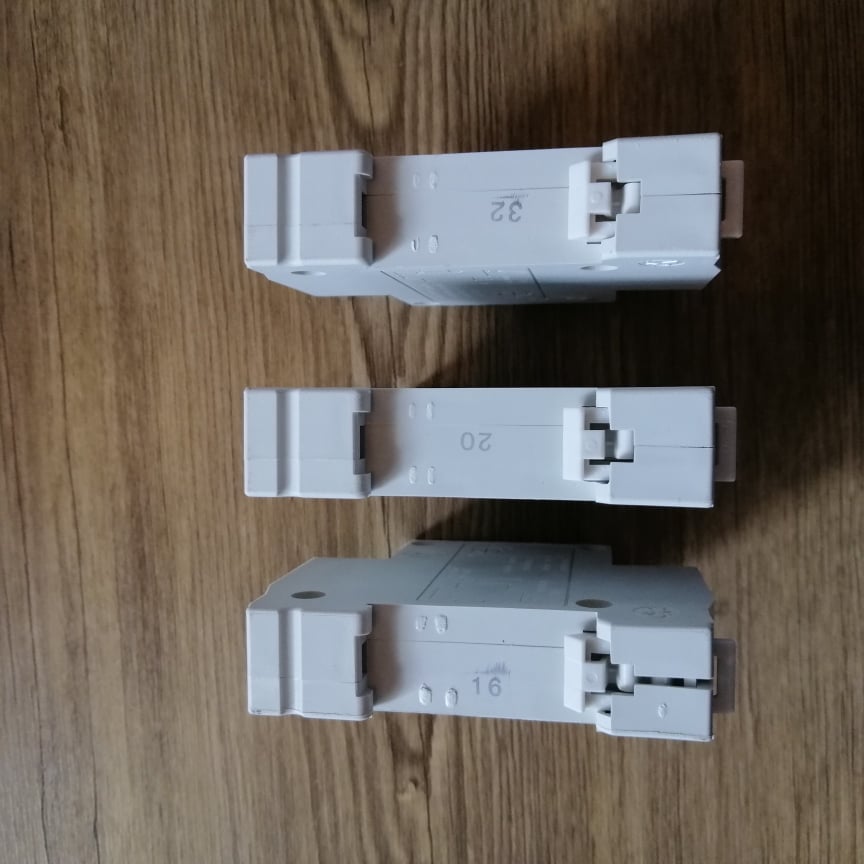 ลูกเซอร์กิตเบรคเกอร์ ยุโรป STC GOLD ลูกละ100 มีขนาด C16 C20 C32 แบบขาเกี่ยวล๊อค - Kphomemart ...