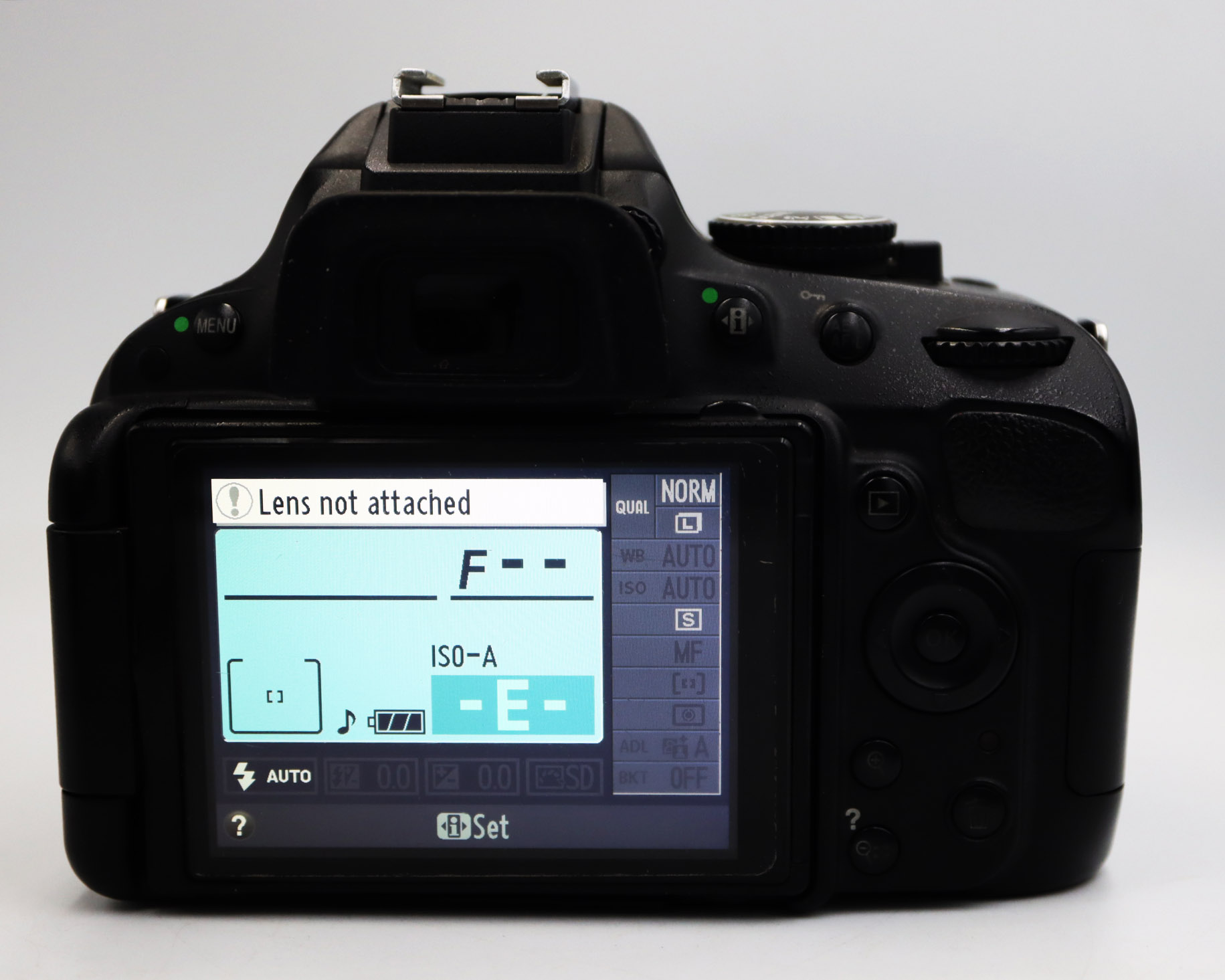 Nikon D5100 ตัวกล้อง HD movies (1080p 720p or WVGA)สามารถใช้ระบบโฟกัส ...