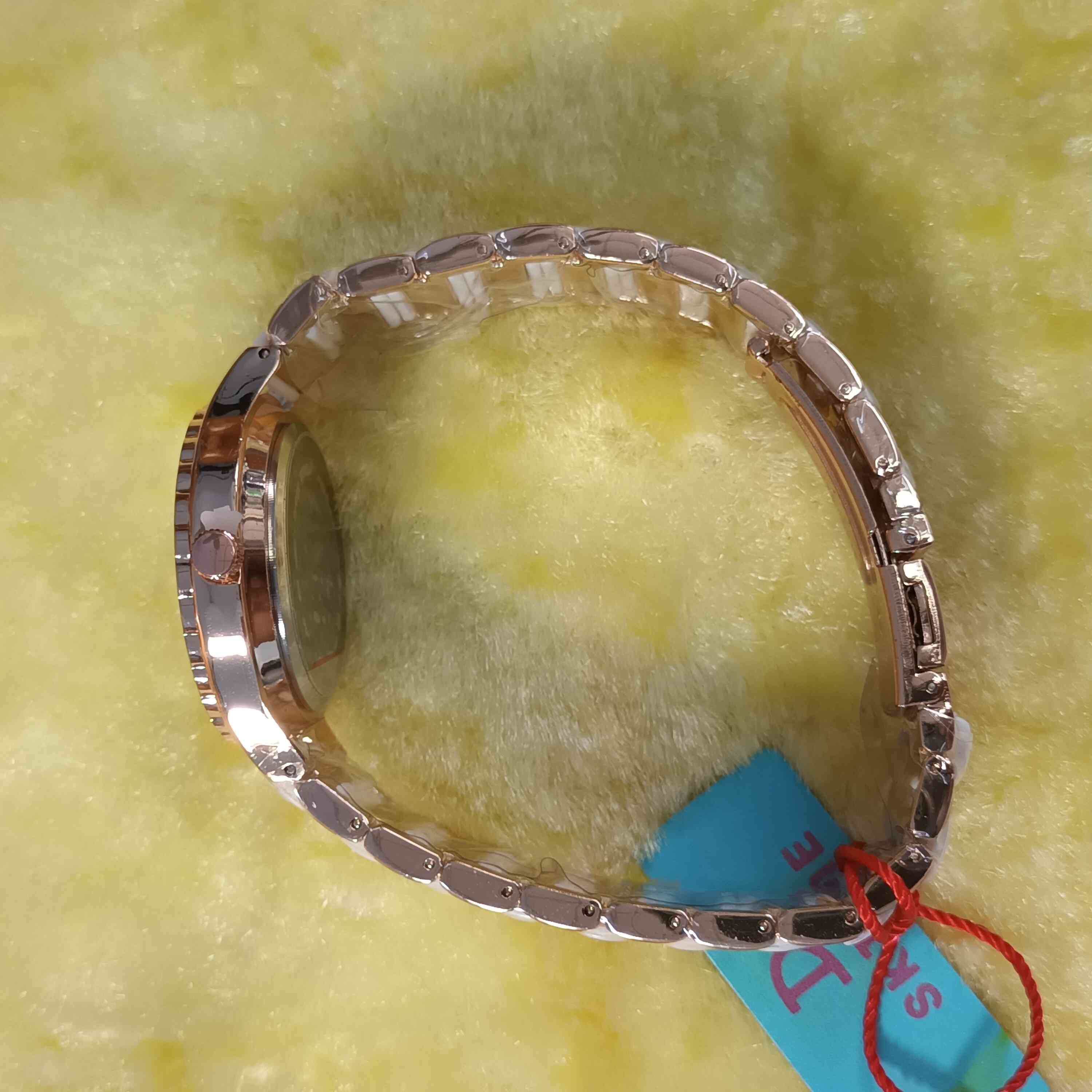 นาฬิกาสุภาพสตรี SK TIME รุ่น D21025 หน้าปัดสีขาว 34MM - P-WATCH - ThaiPick