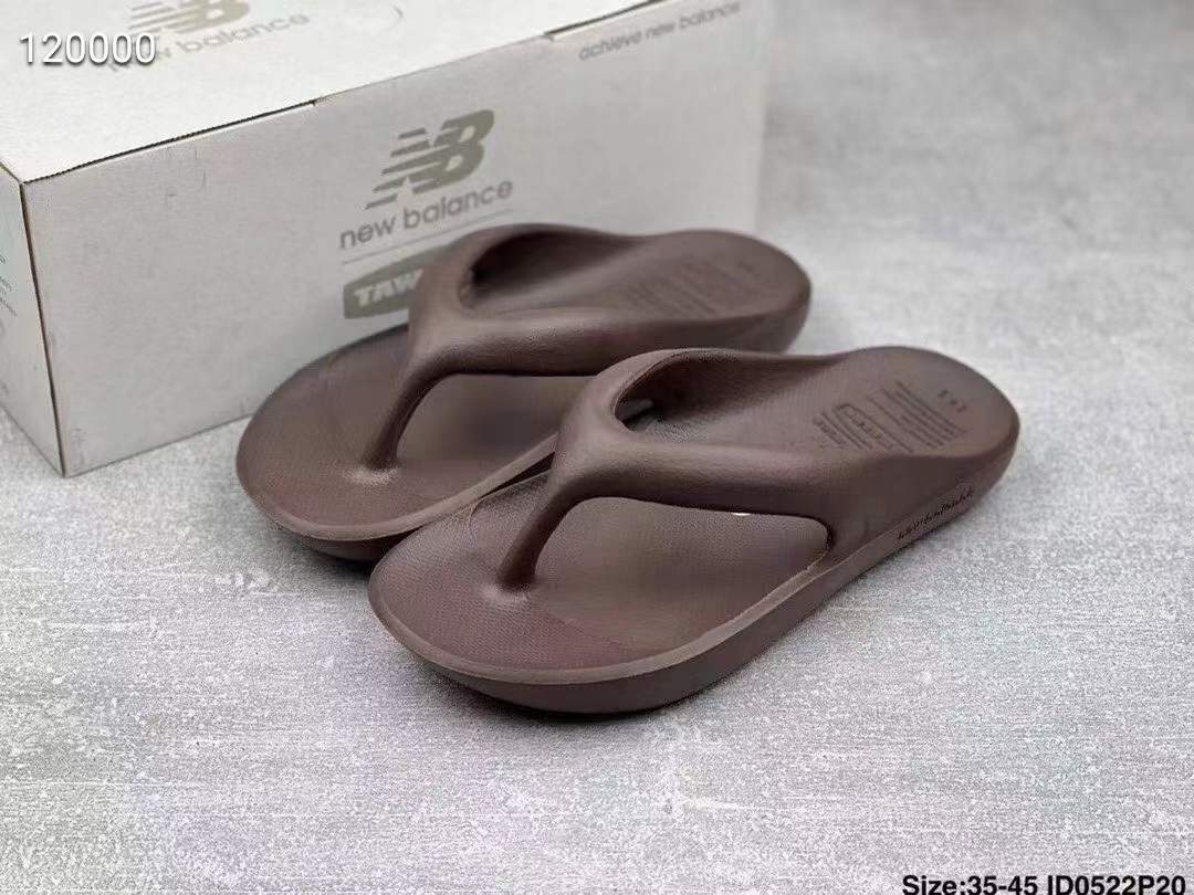 Lee Hyori has the same New balance NB X TAW&TOE joint black and white ...