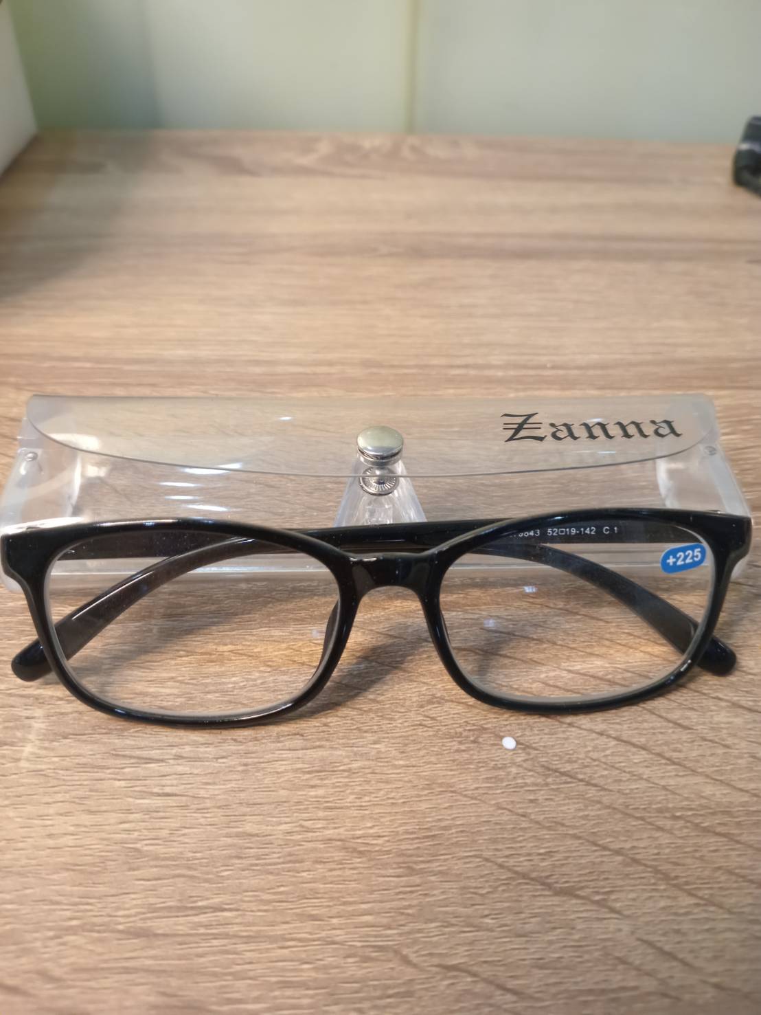 แว่นตาสำหรับอ่านหนังสือ แว่นสายตายาว แว่นอ่านหนังสือ ZANNA รุ่น TR190 เลนส์ใส คมชัด เบา สวมใส่ ...