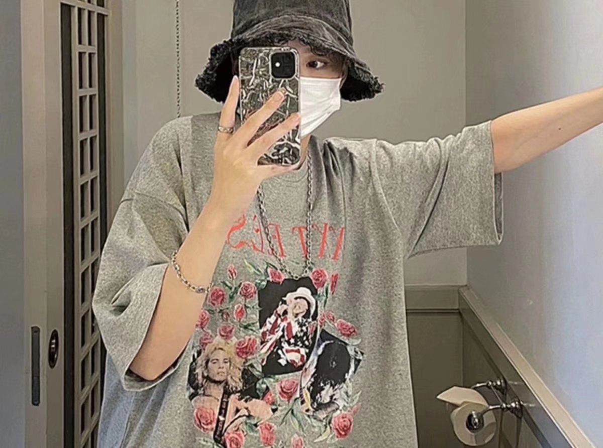 Gwit Studio ผู้ชายแขนสั้น high street retro rose แขนสั้นเสื้อยืดผู้ชายหลวม ins hiphop tide ครึ่ง ...