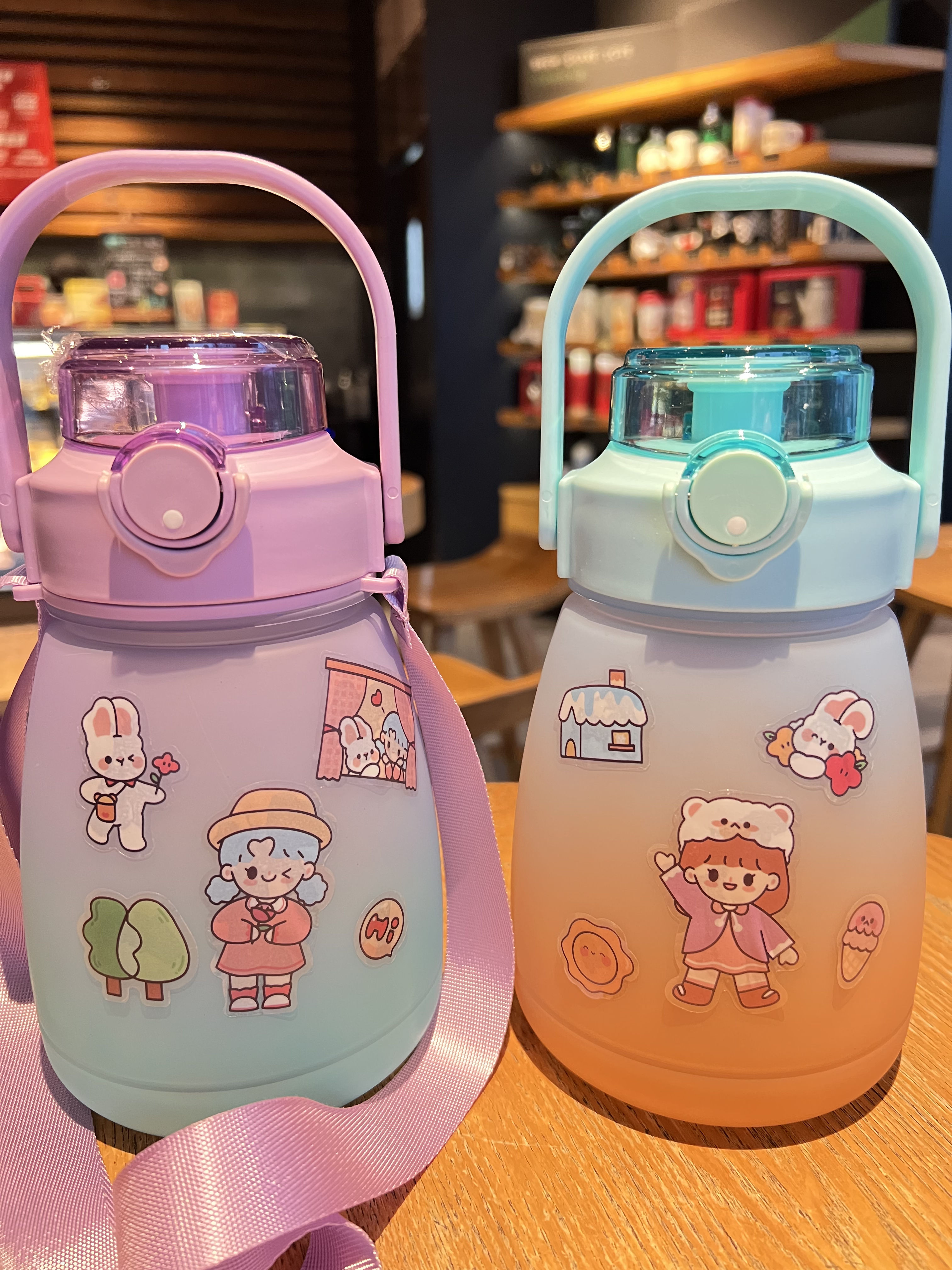 ฟรีสายรัดและสติ๊กเกอร์ ขวดน้ำ ขวดน้ำเด็ก ขวดน้ำพกพา กระบอกน้ำบอกเวลา กระบอกน้ำ ความจุ 1.3L (BPA ...