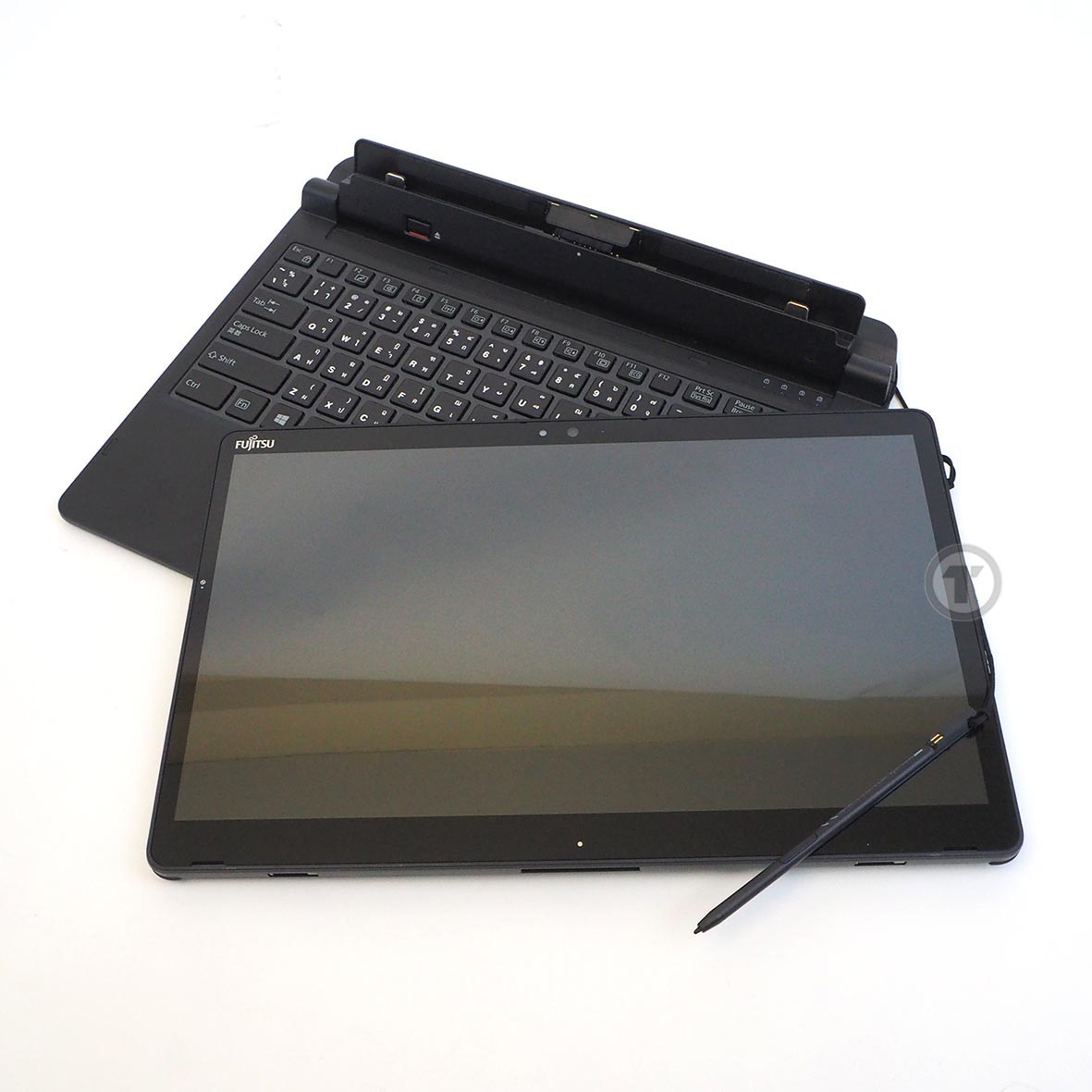 แท็บเล็ต Fujitsu ArrowsTab Q738-Corei5 GEN7 RAM 4GB SSD 128GB 13.3FHD ...