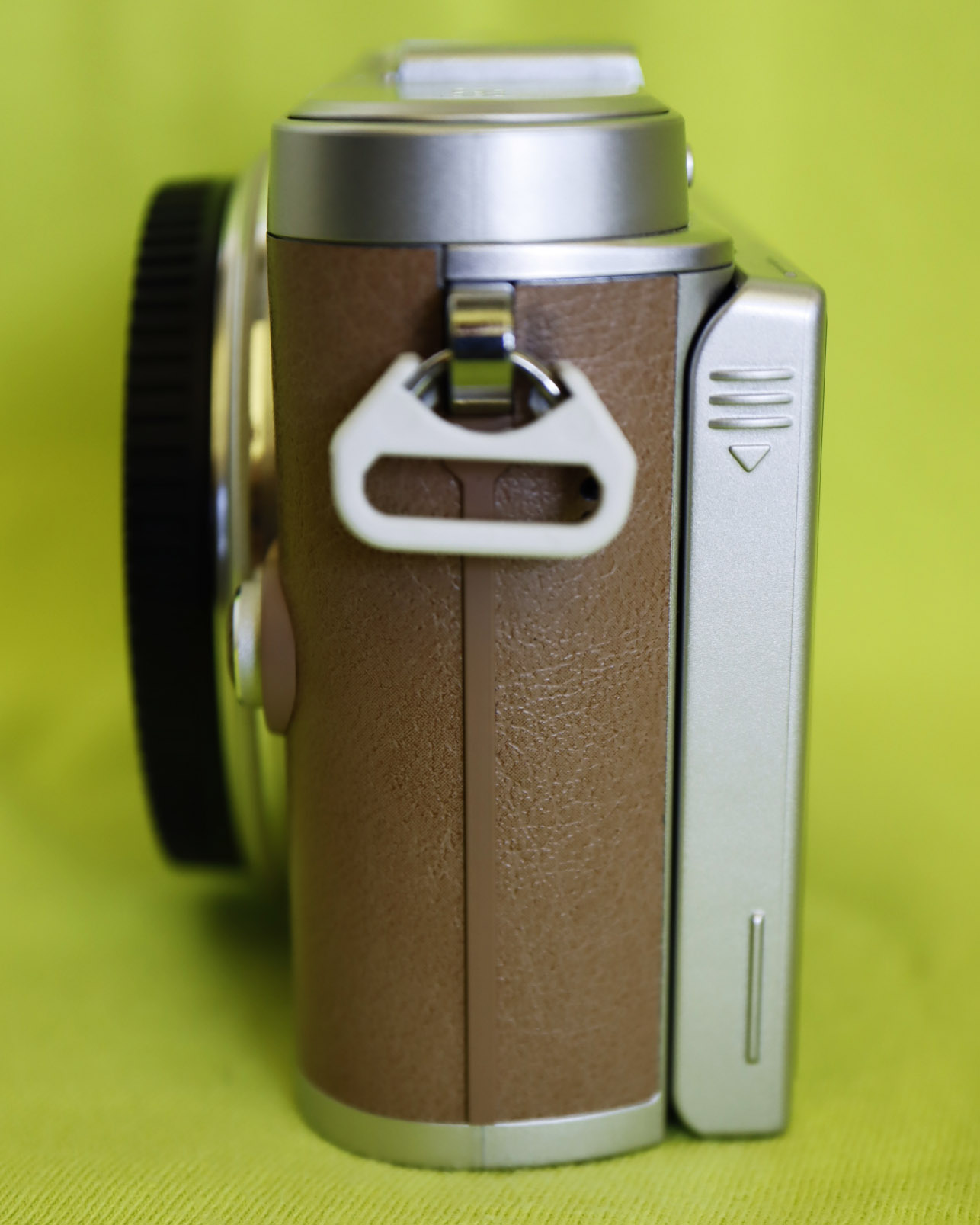 Olympus Pen E-PL9 Bluetooth Wi-Fi Mirrorless Digital Camera Brown Body ...