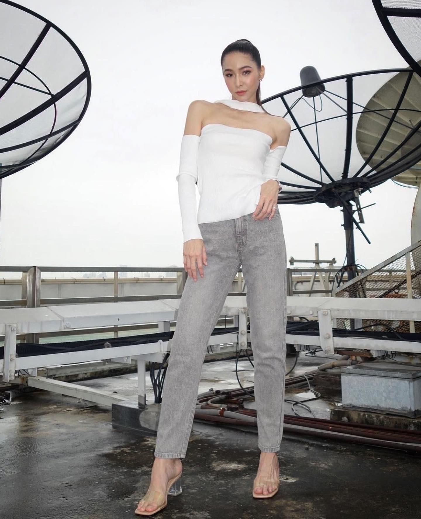 Hey rosie the label - Ronnie Top shoulder off ฟ้าชมพู ขาว พร้อมส่ง ...