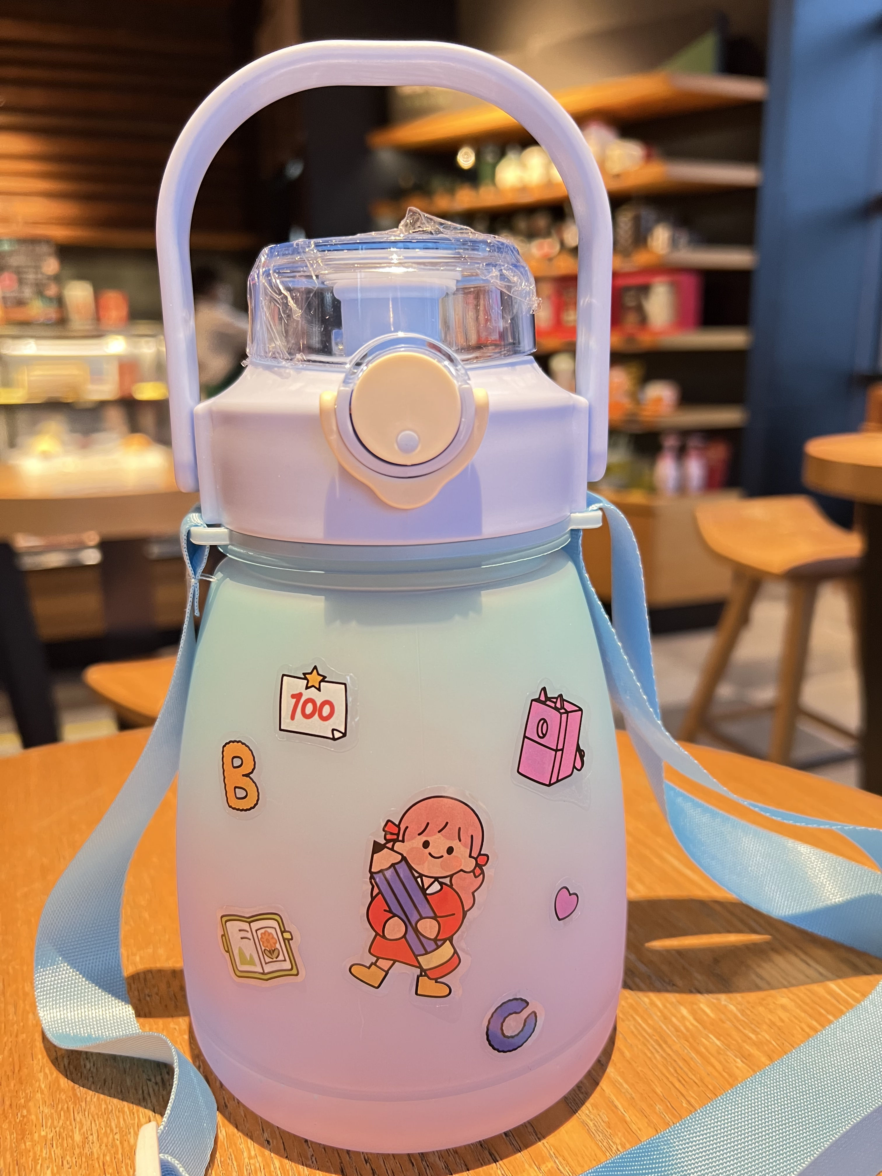 ฟรีสายรัดและสติ๊กเกอร์ ขวดน้ำ ขวดน้ำเด็ก ขวดน้ำพกพา กระบอกน้ำบอกเวลา กระบอกน้ำ ความจุ 1.3L (BPA ...