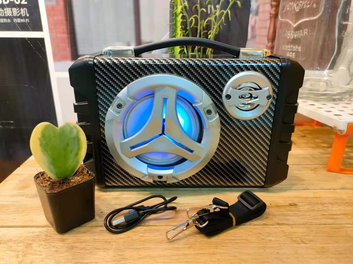 ลำโพงบลูทูธ แบบพกพา รุ่น KTS-1019 แถมสายสะพาย เสียบไมค์ได้ รองรับAUX/TF/USB | Lazada.co.th