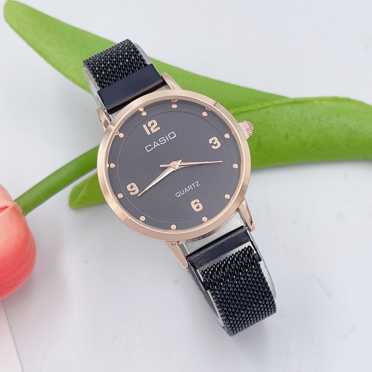 watchtime นาฬิกาข้อมือ ผู้หญิง สายแม่เหล็กปรับได้ตามขนาดข้อมือ ไม่ต้อง ...