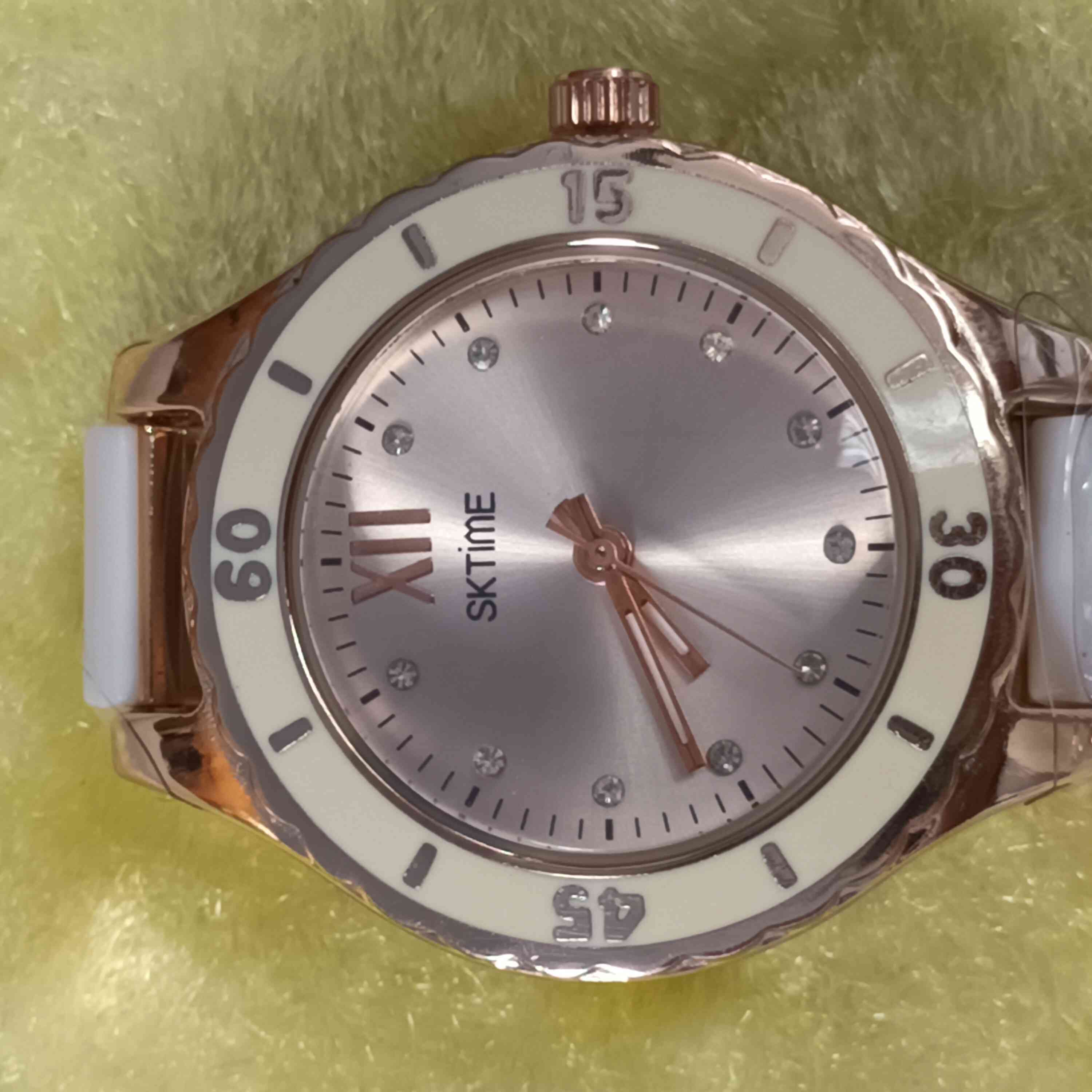 นาฬิกาสุภาพสตรี SK TIME รุ่น D21025 หน้าปัดสีชมพู 34mm - P-WATCH - ThaiPick