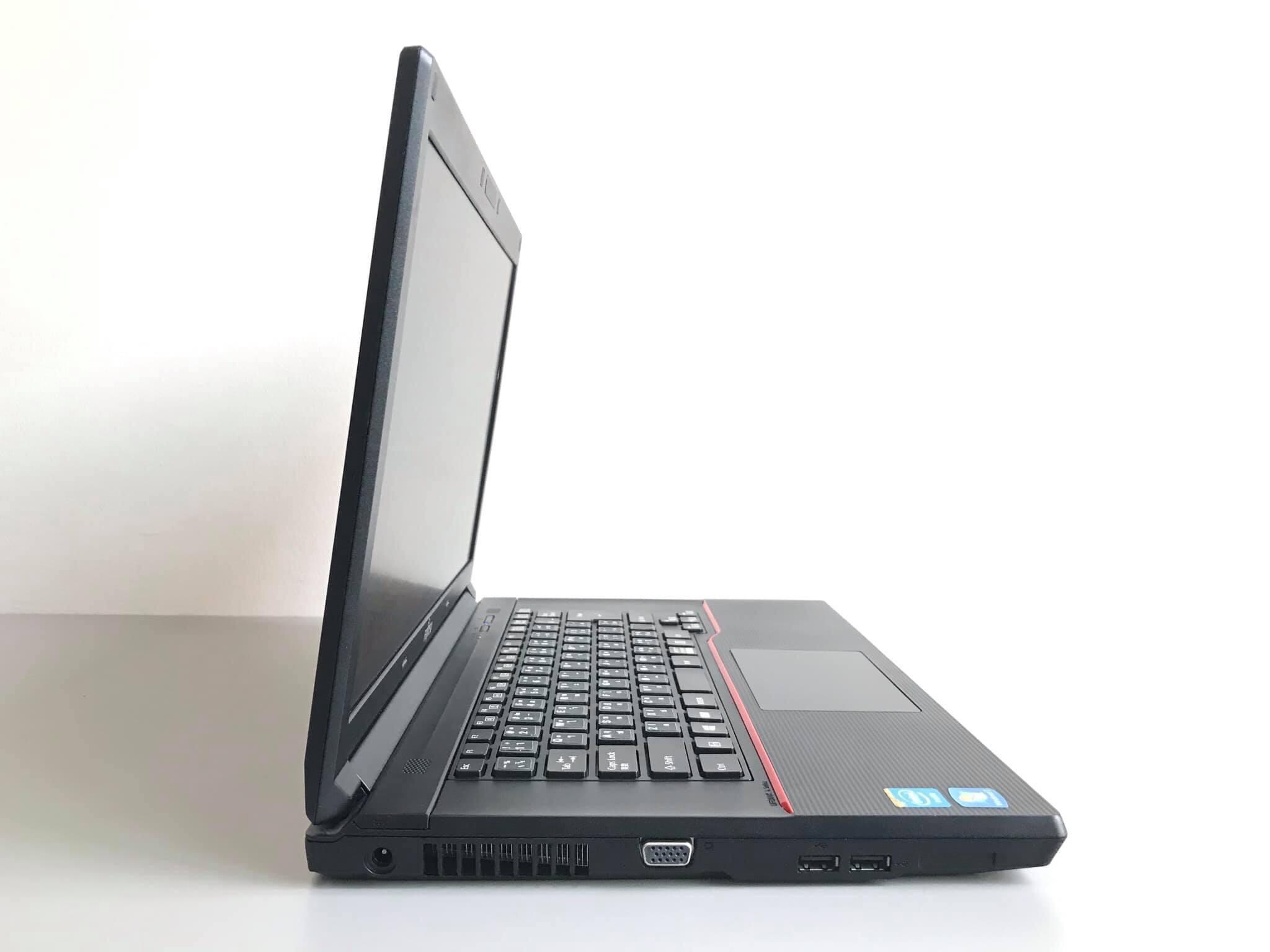 โน๊ตบุ๊ต มือสองสภาพดี โน๊ตบุ๊ค Fujitsu A574 CPu Celeron RAM4GB HDD250Gb ...