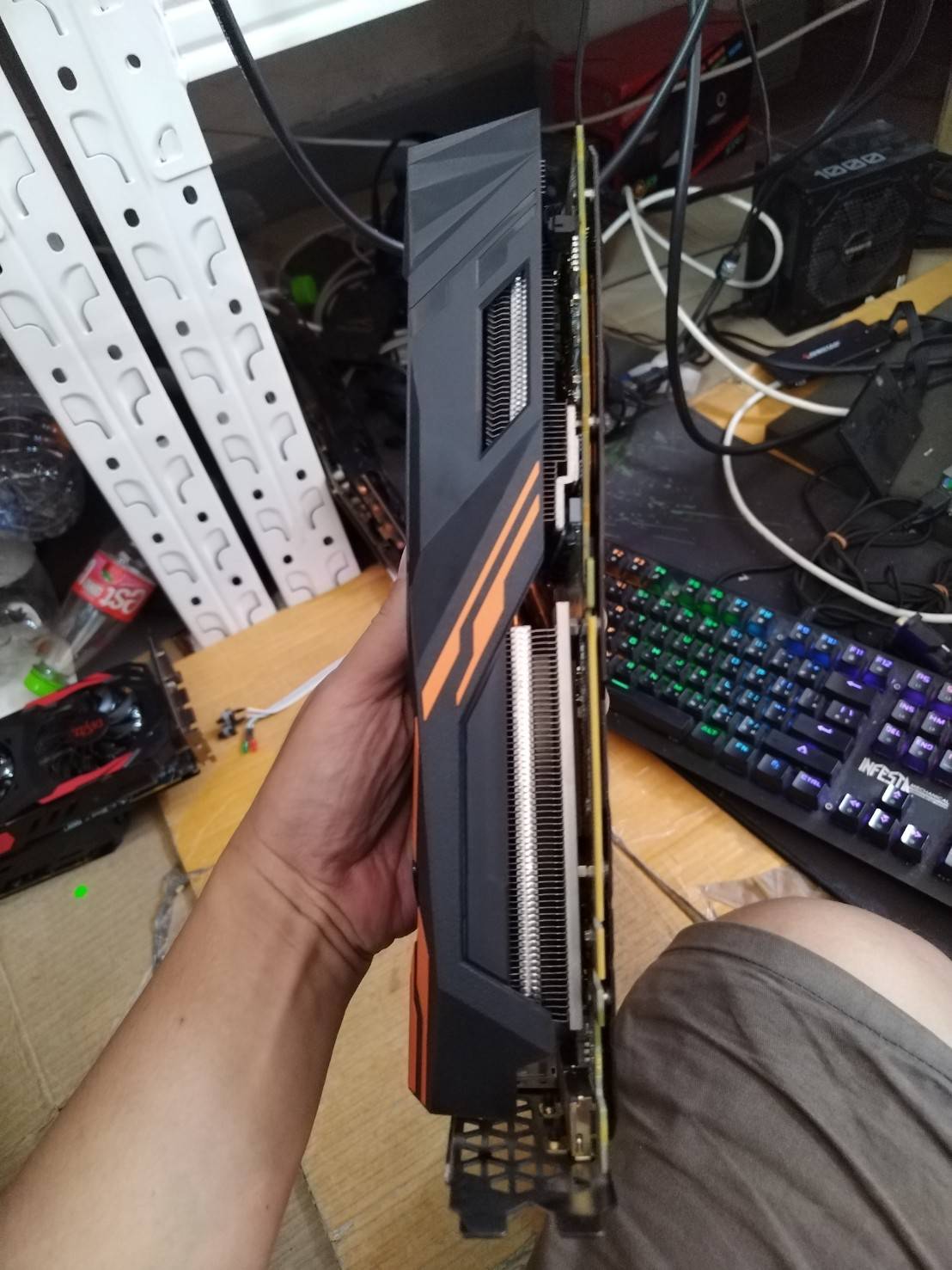 การ์ดจอ GIGABYTE RX VEGA56 8GB GAMING OC GDDR5 2048BIT VGA 2 พัดลม ...