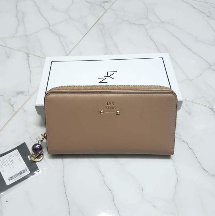 NEW LYN POETRY WALLET ใหม่ กระเป๋าสตางค์ กระเป๋าตัง กระเป๋าเงิน กระเป๋า ...