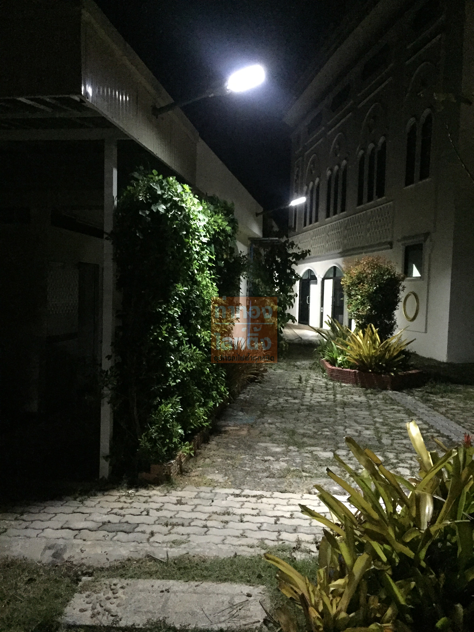 โคมถนนโซล่าเซลล์ MODI Solar Street Light 100W + Motion sensor สว่างทั้ง ...