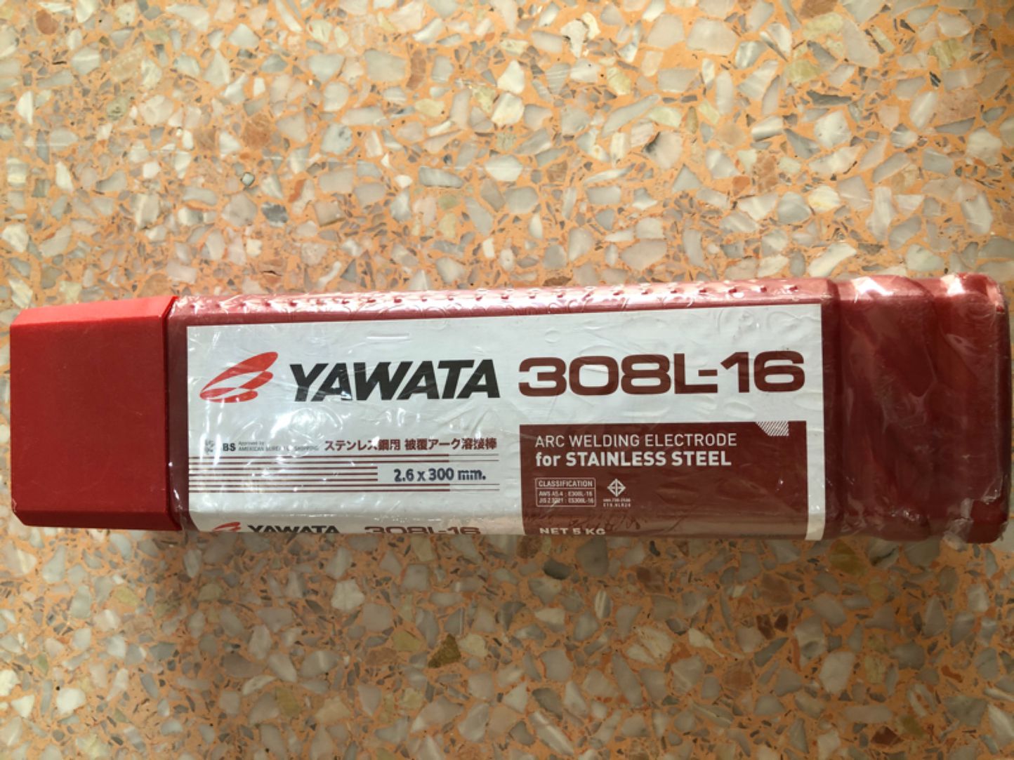 ลวดเชื่อม YAWATA 308L-16 ยาวาต้า ลวดเชื่อมสแตนเลส ยาวาต้า รุ่น 308L-16 ขนาด 2.6 ×300 ห่อ 5 ...