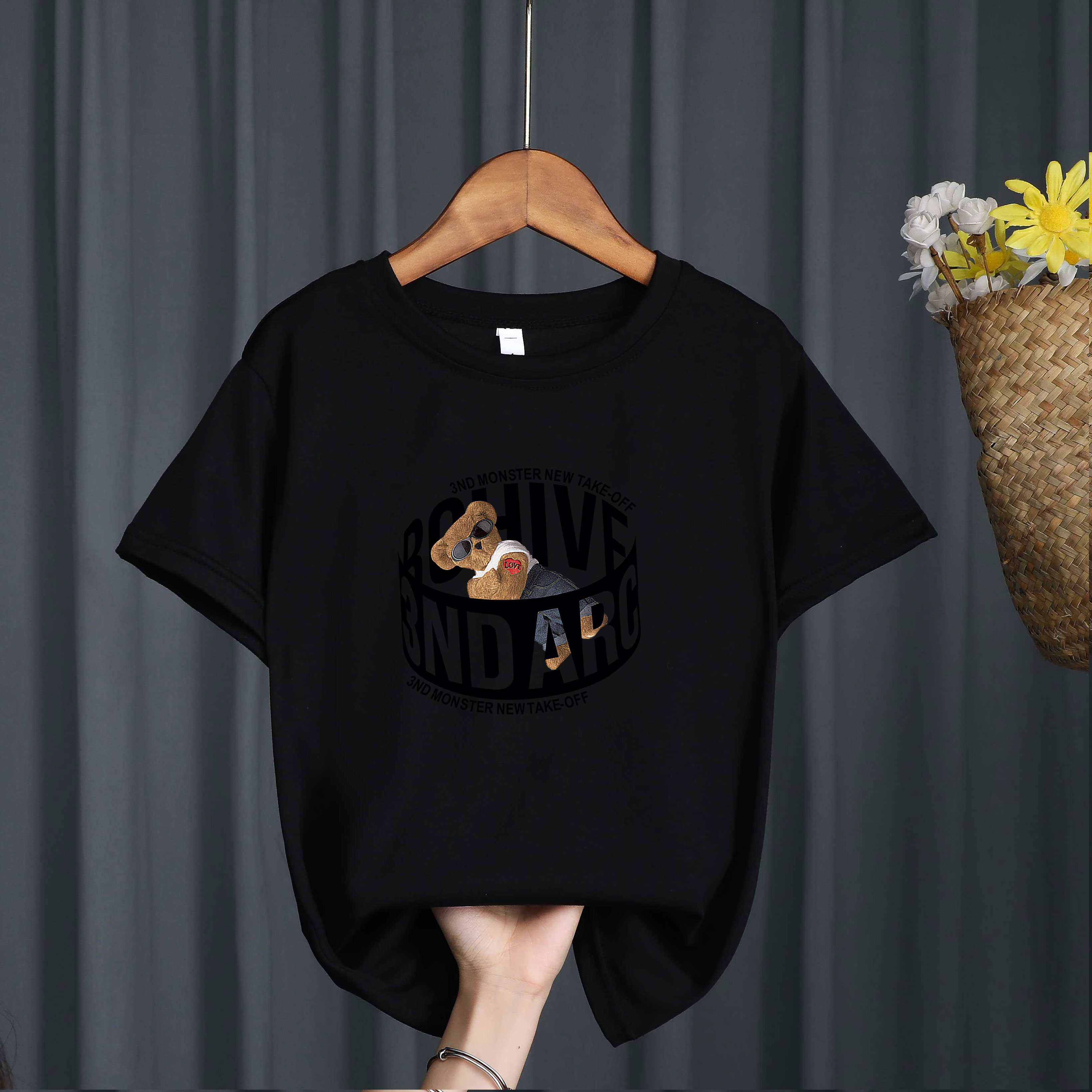 เสื้อยืดแขนสั้นสำหรับเด็ก มีให้เลือกทั้งเด็กหญิง เด็กชาย ลายการ์ตูนน่ารัก ผ้านุ่มใส่สบาย มีลาย ...