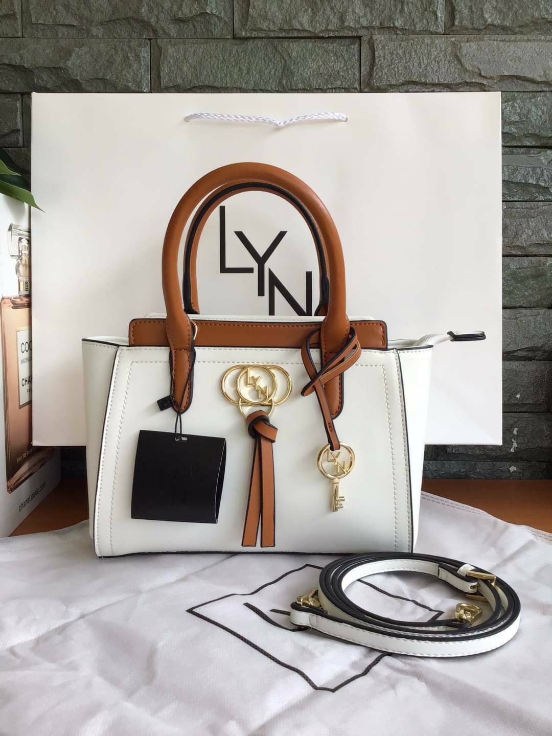 New Collection!!! LYN CROSSBODY BAG กระเป๋าสะพายไหล่ / กระเป๋าถือ ...