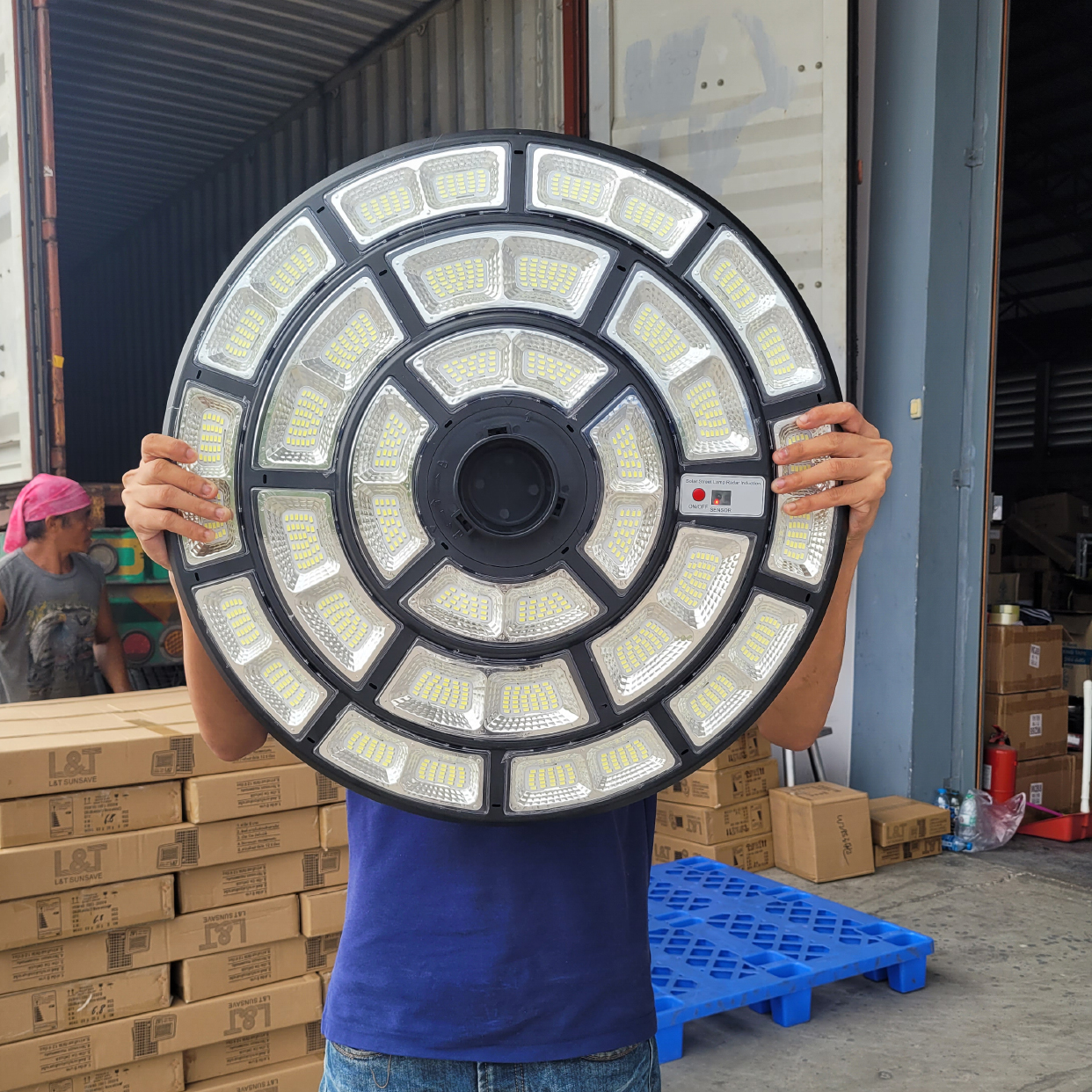 ไฟสนาม UFO พลังงานแสงอาทิตย์ UFO500000W /600000W3เเสง/200000W/300000W/450000W ทรงดอกไม้ โซล่า ...