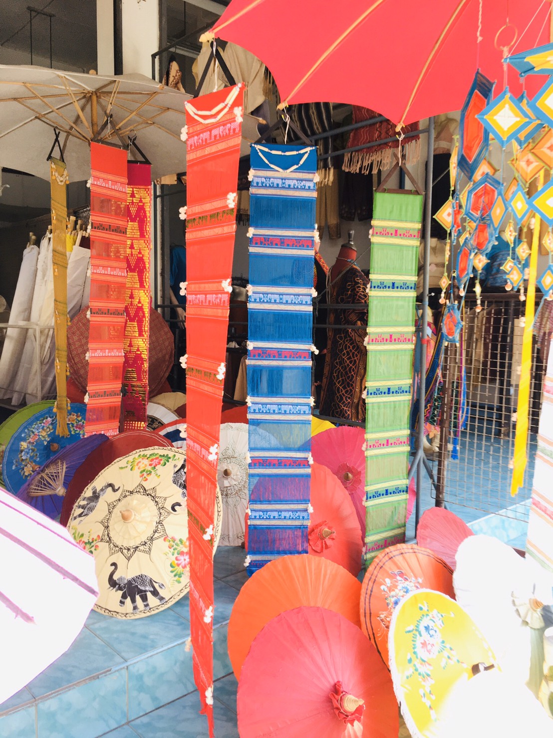 ตุงเชียงใหม่ ตุงล้านนา สวยงาม ประดับบ้าน ประดับร้าน มีหลากสี *(แพ็คคู่ ...