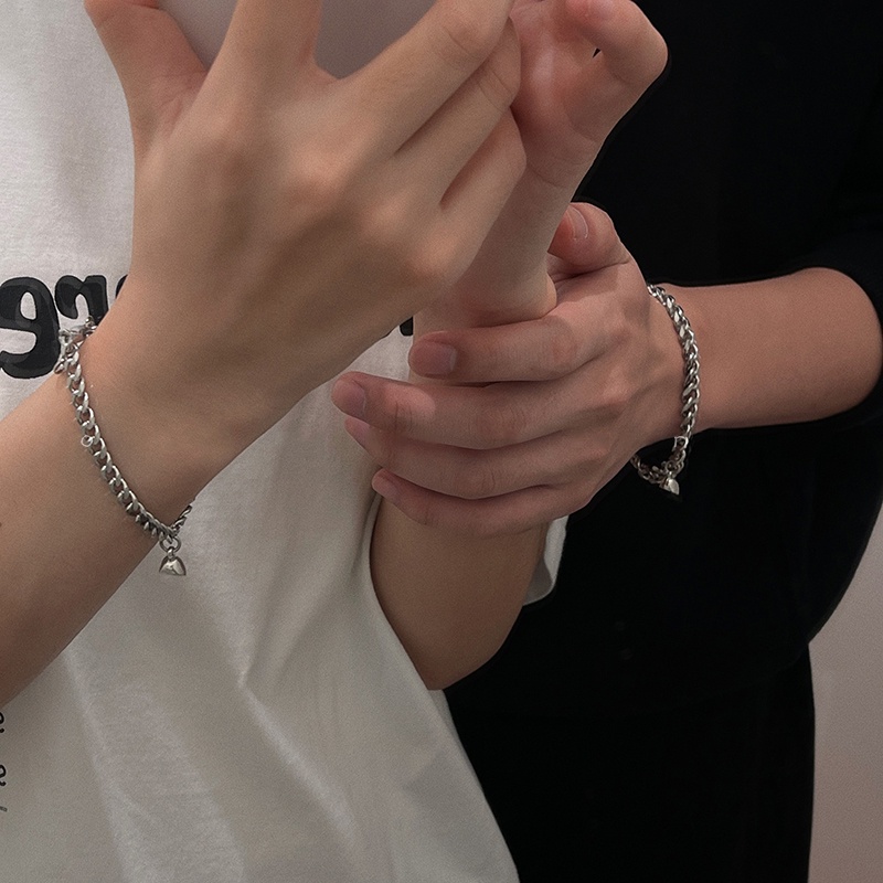 สร้อยข้อมือ กําไลข้อมือคู่รัก แม่เหล็กรูปหัวใจ 1 คู่ เครื่องประดับผู้หญิงและผู้ชาย B69 - Pom1419 ...