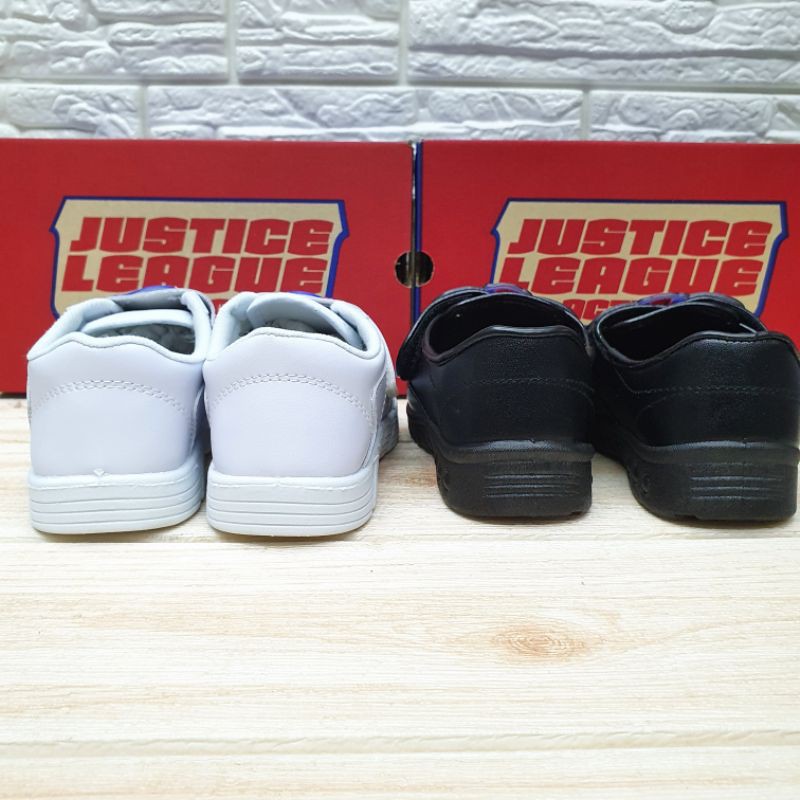 รองเท้าอนุบาลชายรุ่น BM-6225-BM6226 สีดำ-สีขาว มีไฟ - Teoh Shop - ThaiPick