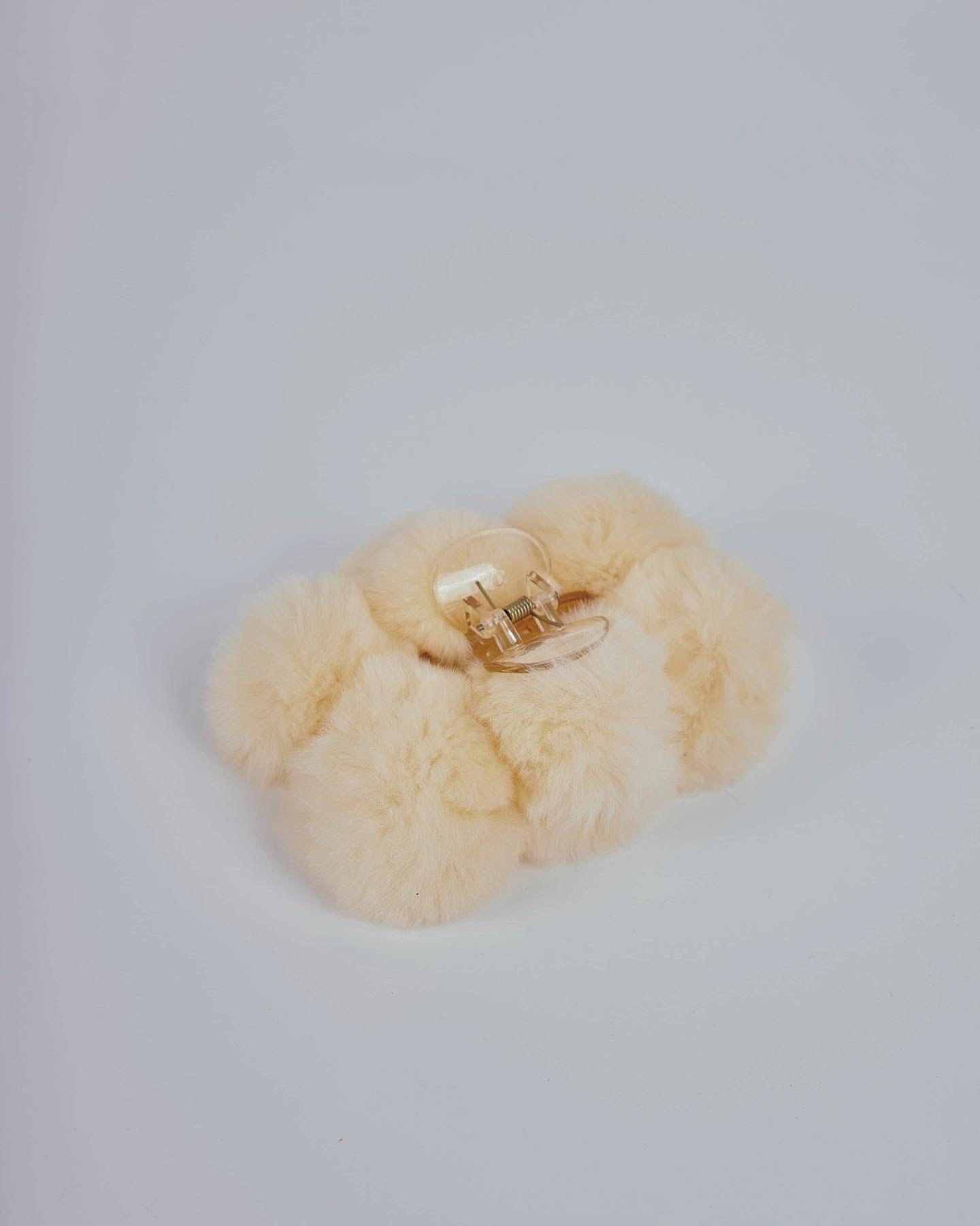 Signature - Fluffy fur claw clip - SOSSIGNATURE - ThaiPick