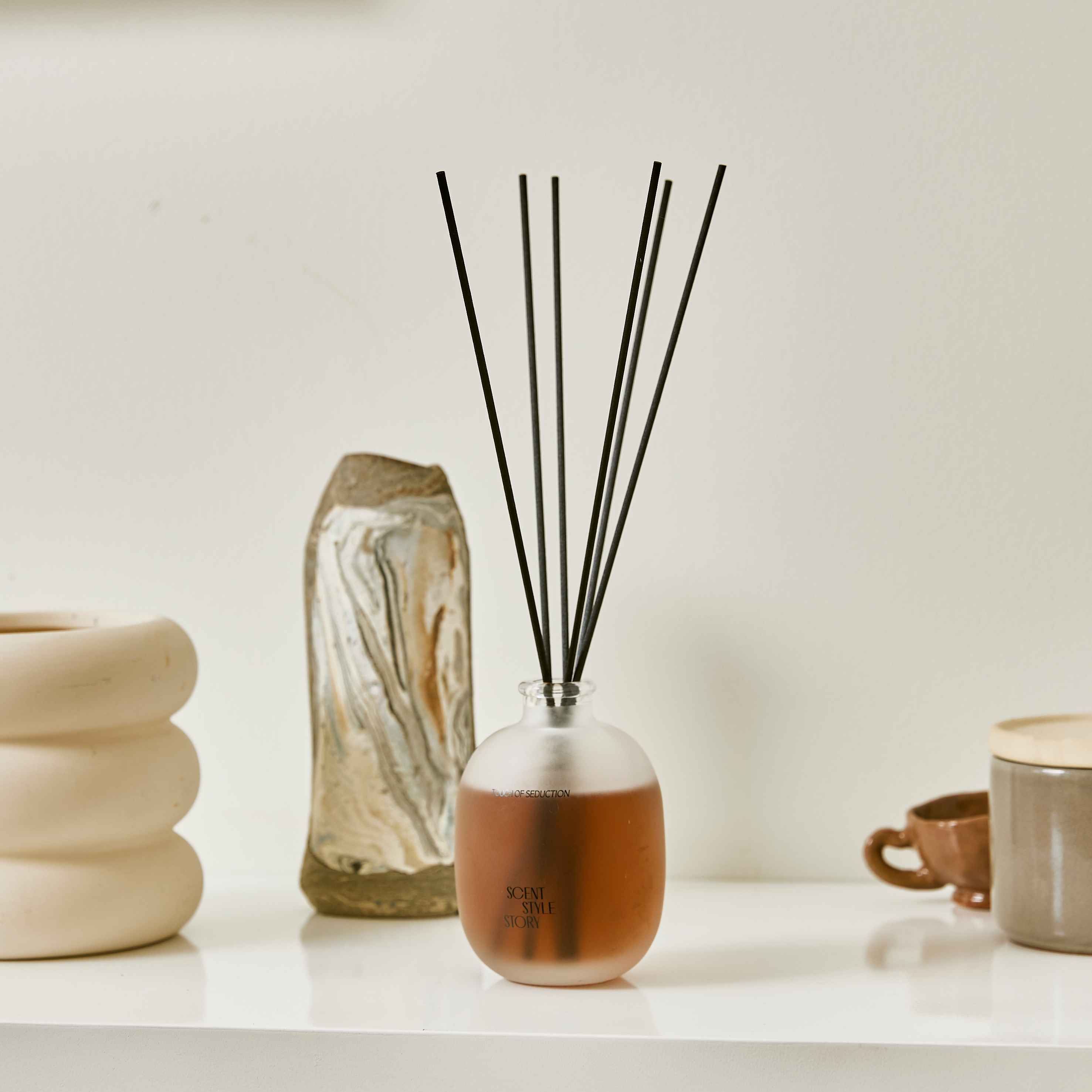 LRL Scent Style Story Reed Diffuser - Touch of Seduction by VVALENTINE 200 ml - LRL - ThaiPick