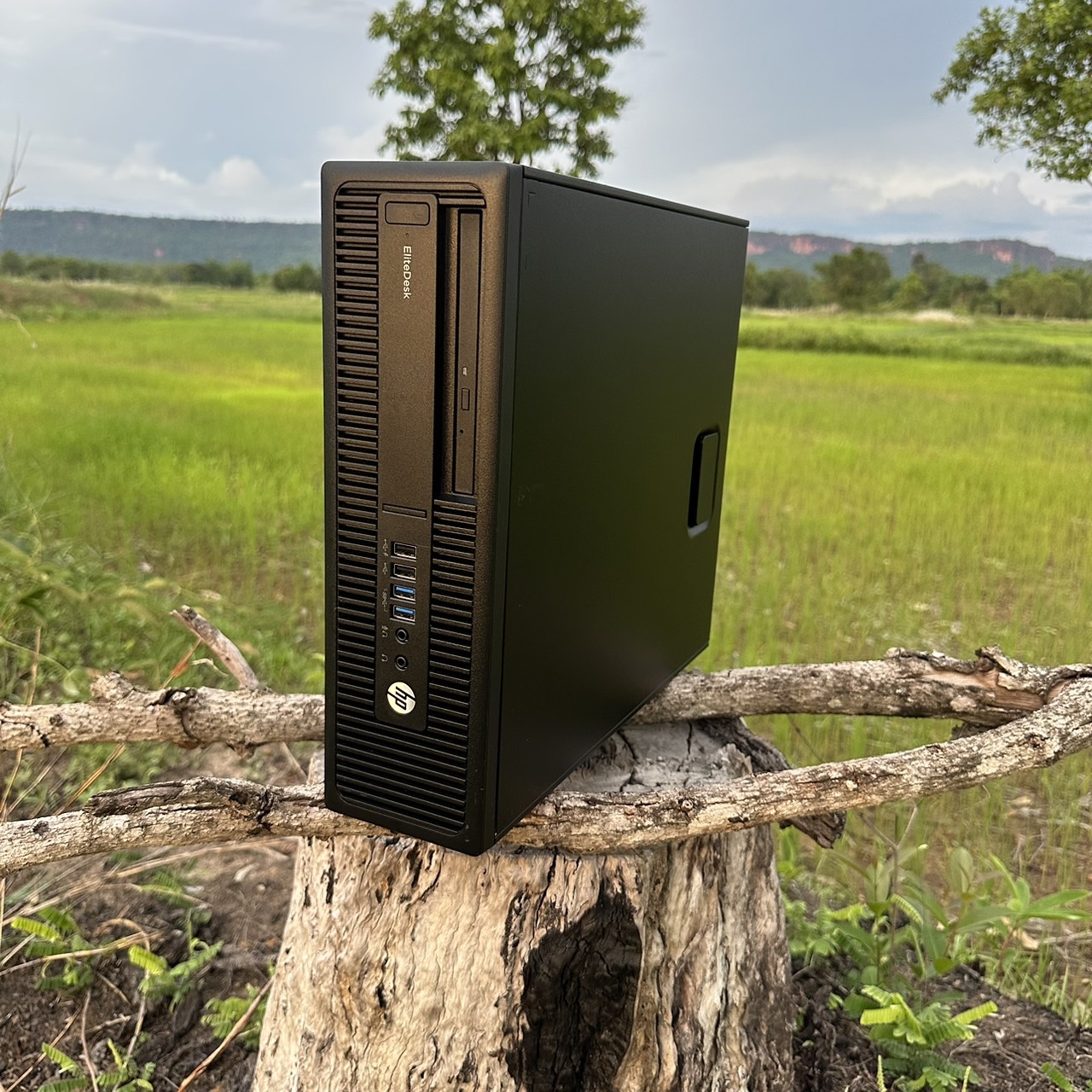 ถูกมาก HP EliteDesk 705 G3 APU A10-9700 มี Graphics ในตัว Radeon R7 ...