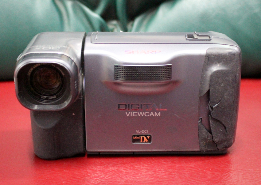No.37 Sharp VL-DC1 mini dv -ของเสียใช้งานไม่ได้ งานช่าง งานอะไหล่ งานฟร็อป ไม่มีอุปกรณ์ใดๆ ไม่มี ...
