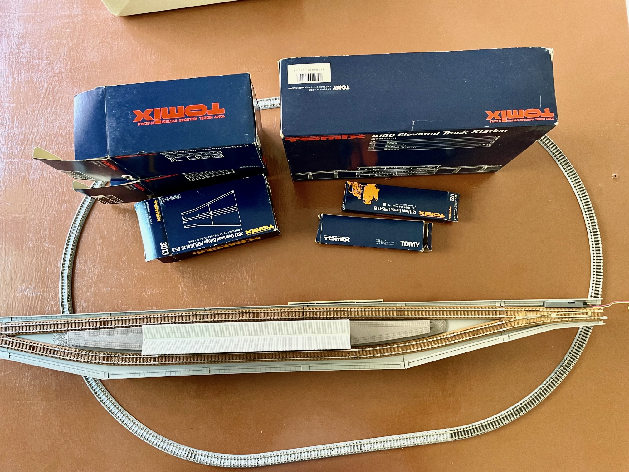 N Scale Tomix Overhead Station Bridge layout as new. See Description ...